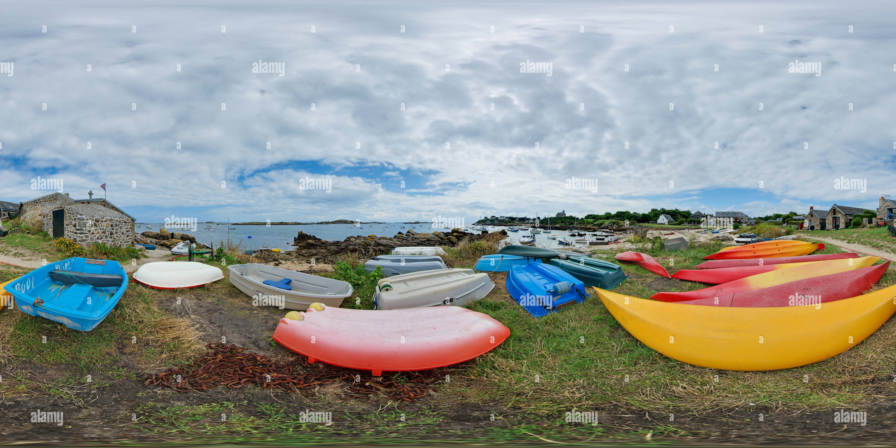360° view of Ambiance colorée sur l'île de Chausey - France - Alamy