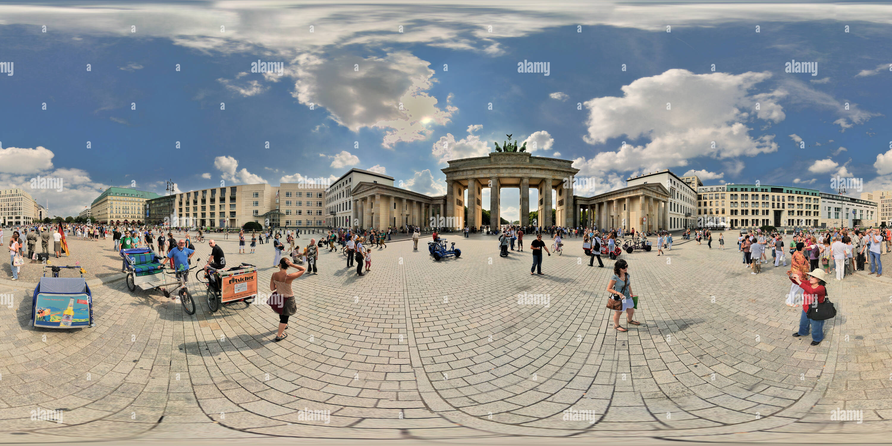 360° view of Brandenburger Tor Berlin 6851 - Alamy
