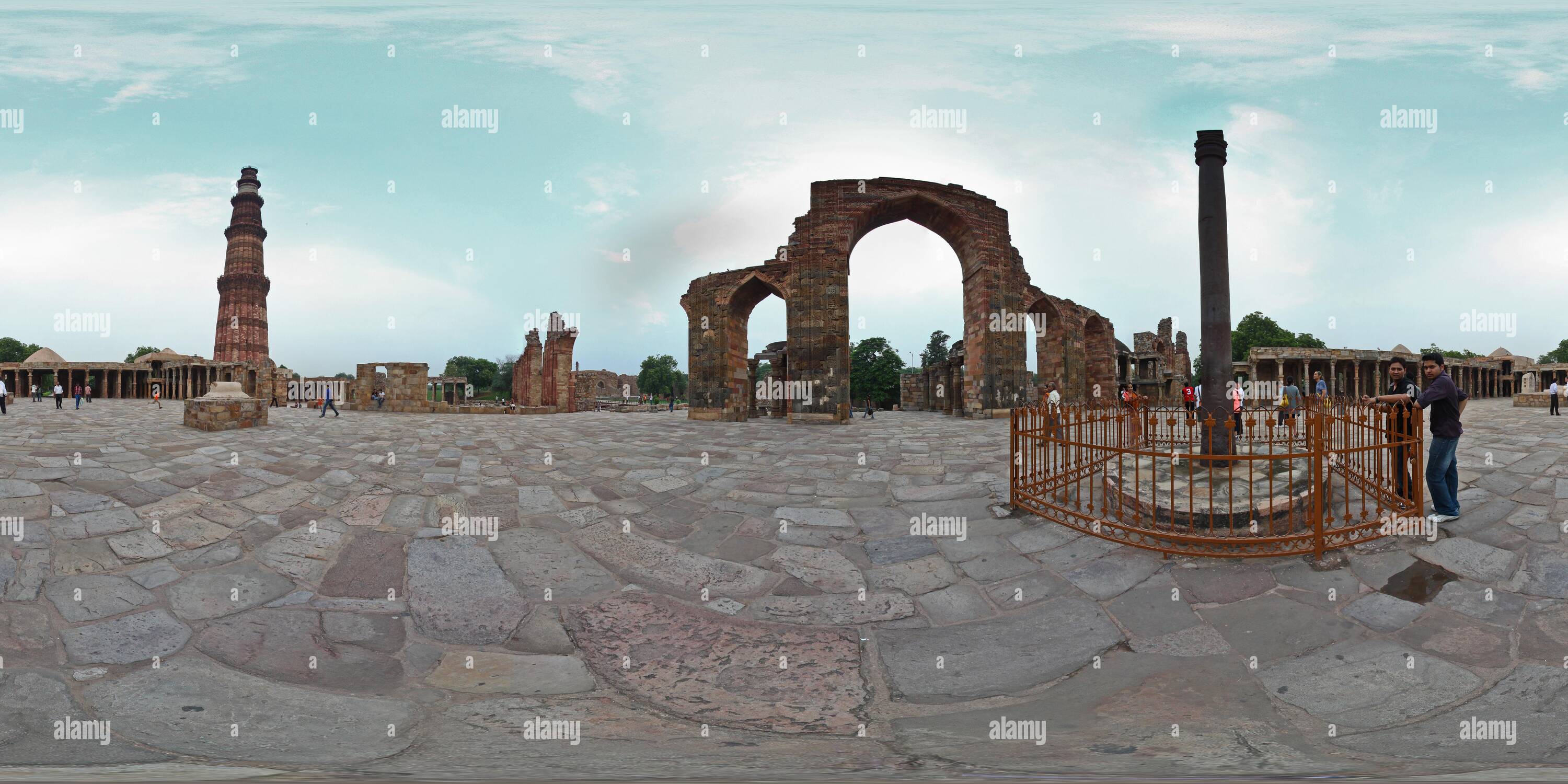 Qutubminar hi-res stock photography and images - Alamy