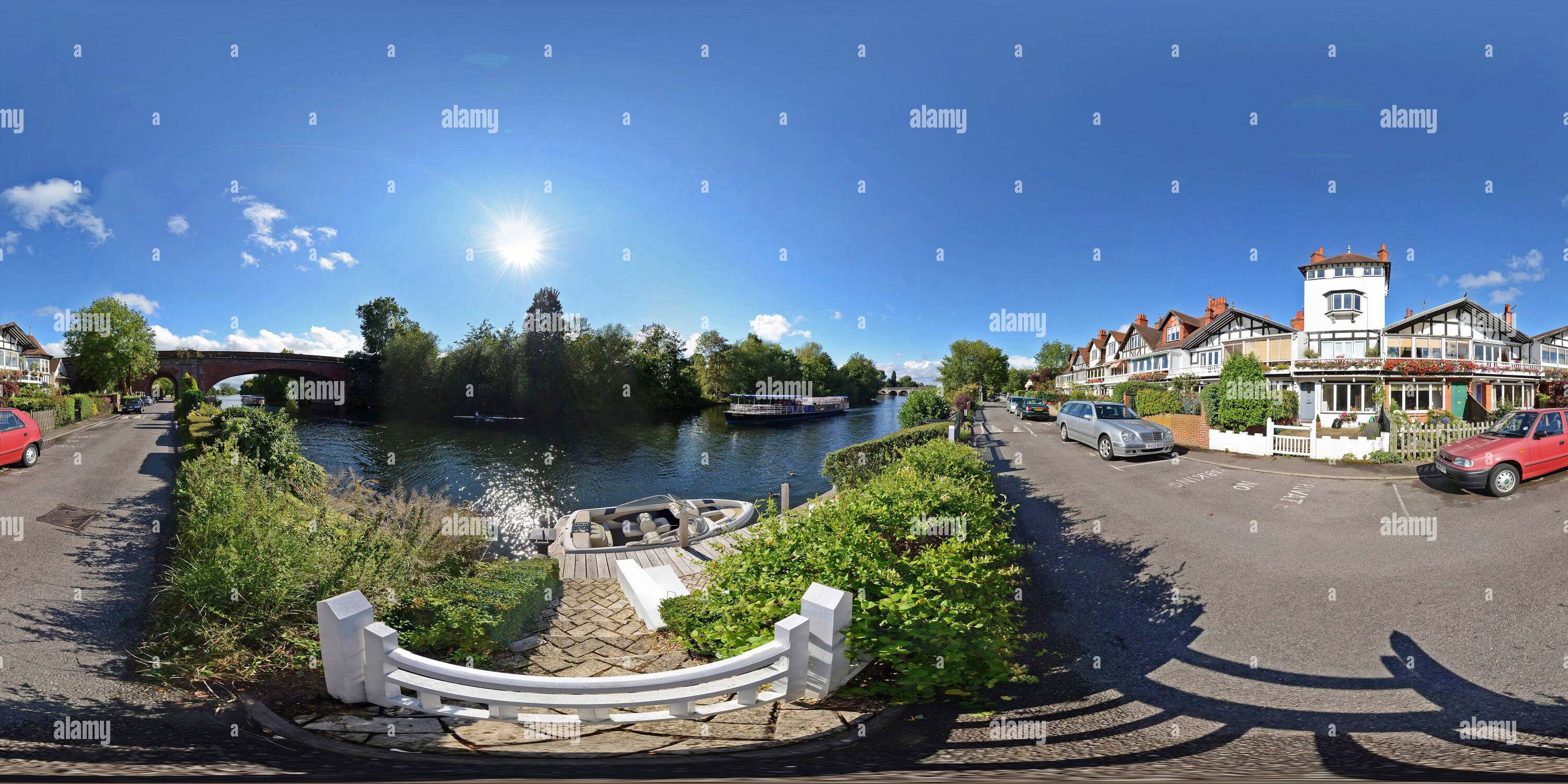360° view of Maidenhead Thames river bank - Alamy
