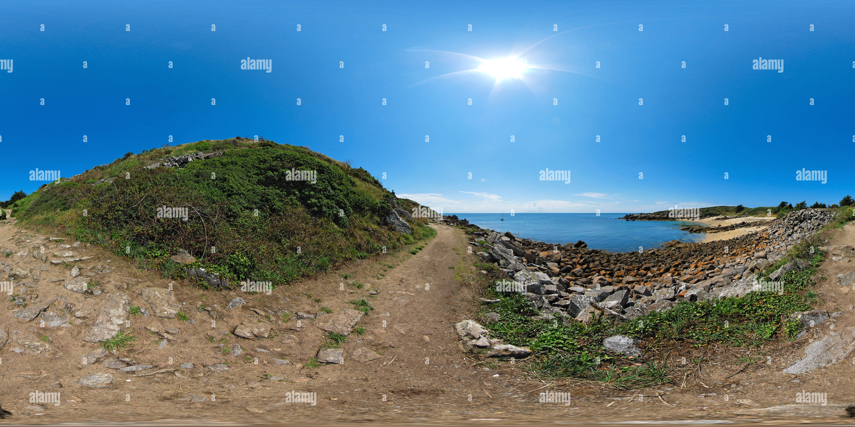 360° view of Plage de Port Marie sur l'île Chausey - France - Alamy