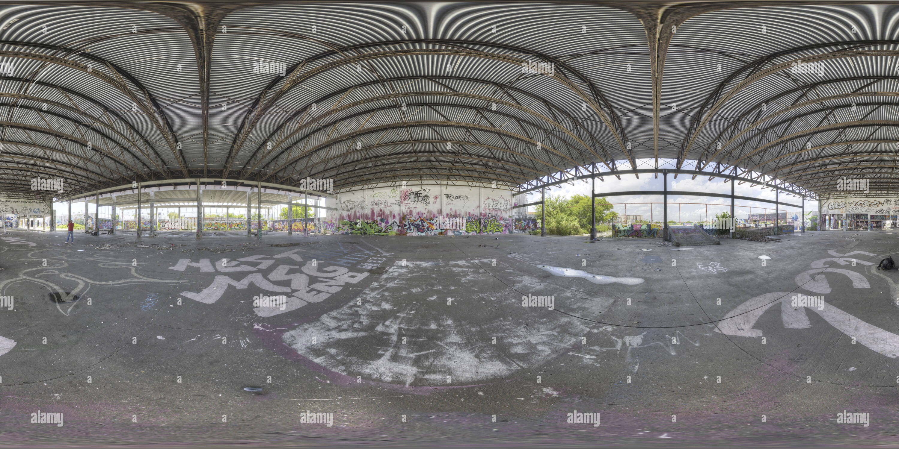 360° view of Wynwood warehouse II - Alamy
