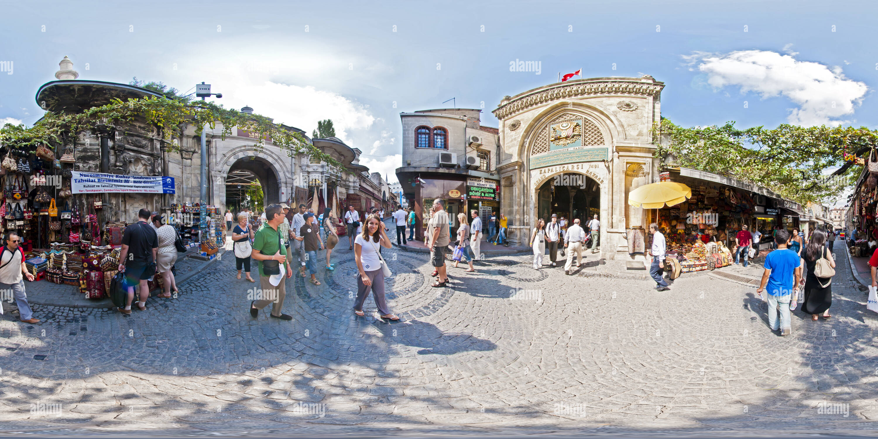 360° view of Istanbul - entrance to the Grand Bazaar (Gate 1 - Alamy