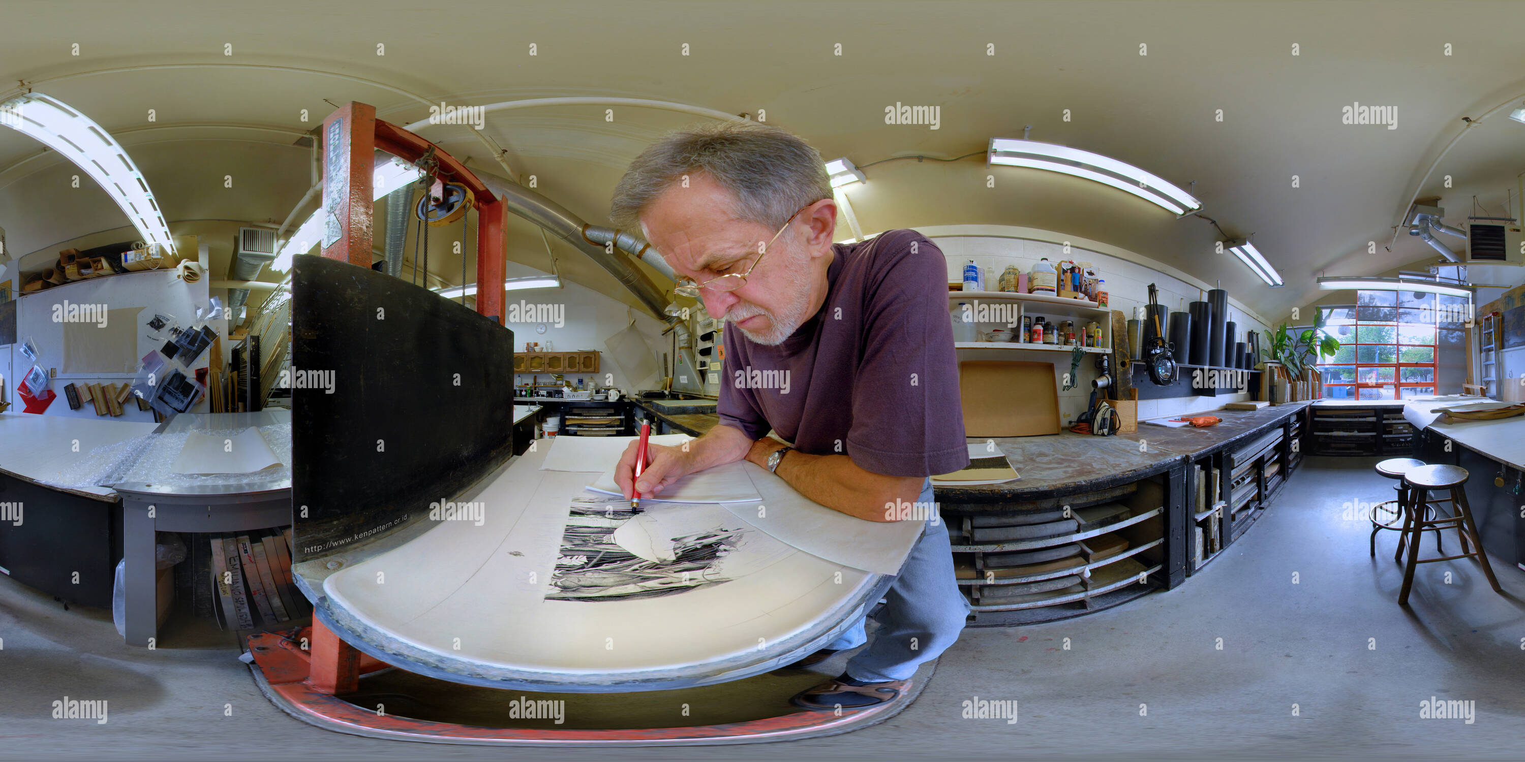 360° view of Artist working in his studio, Vancouver - Alamy