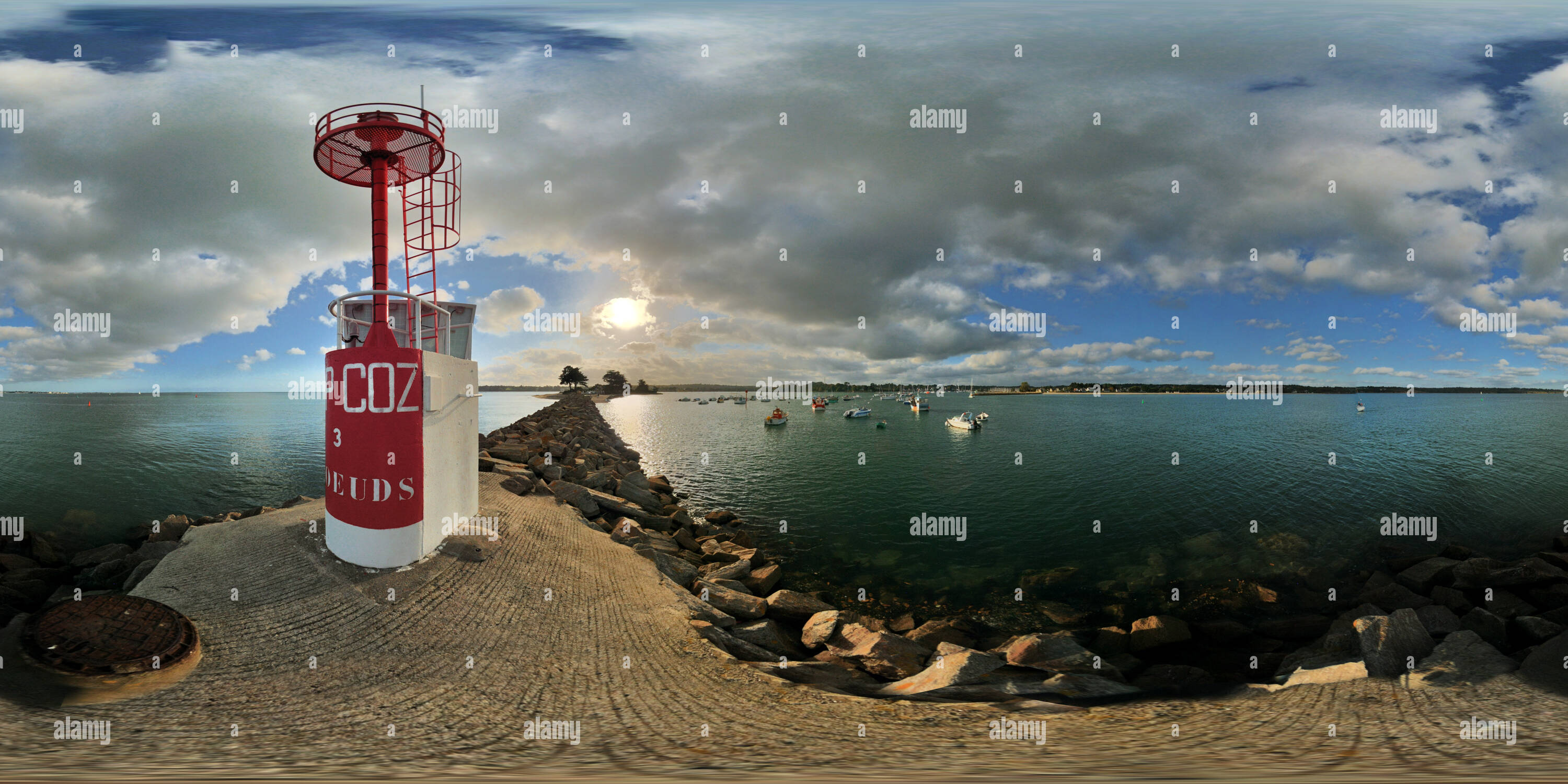 360° view of Cap Coz feu d'entrée du port La Forêt Fouesnant Finistere ...