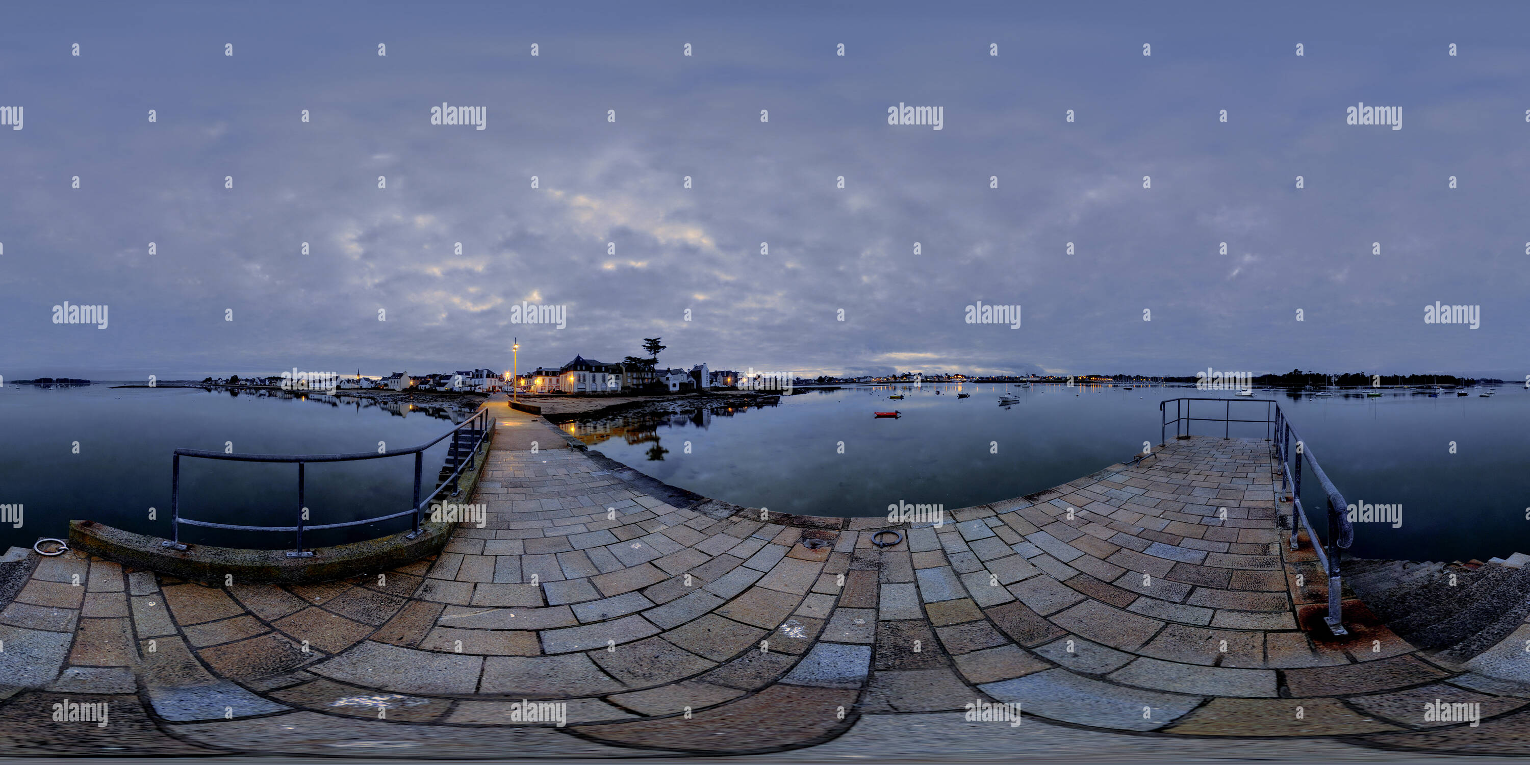 360° view of port de Ile Tudy Pays Bigouden 3014 - Alamy