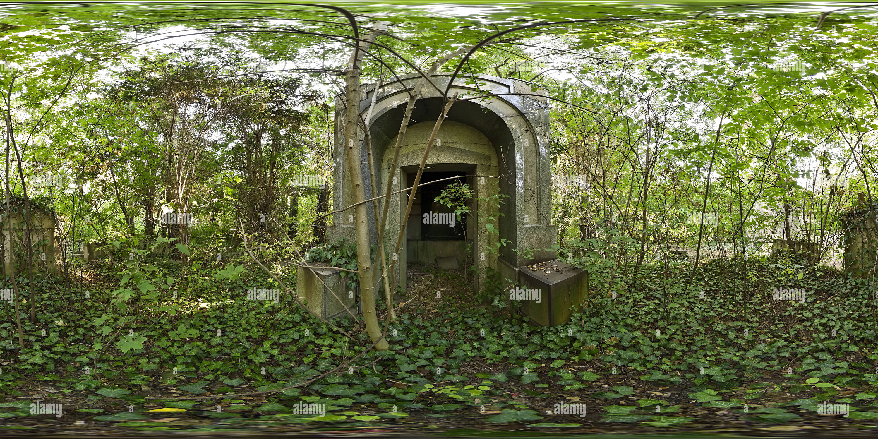 360° view of Szeged Jewish cemetery - marble family tomb - Alamy