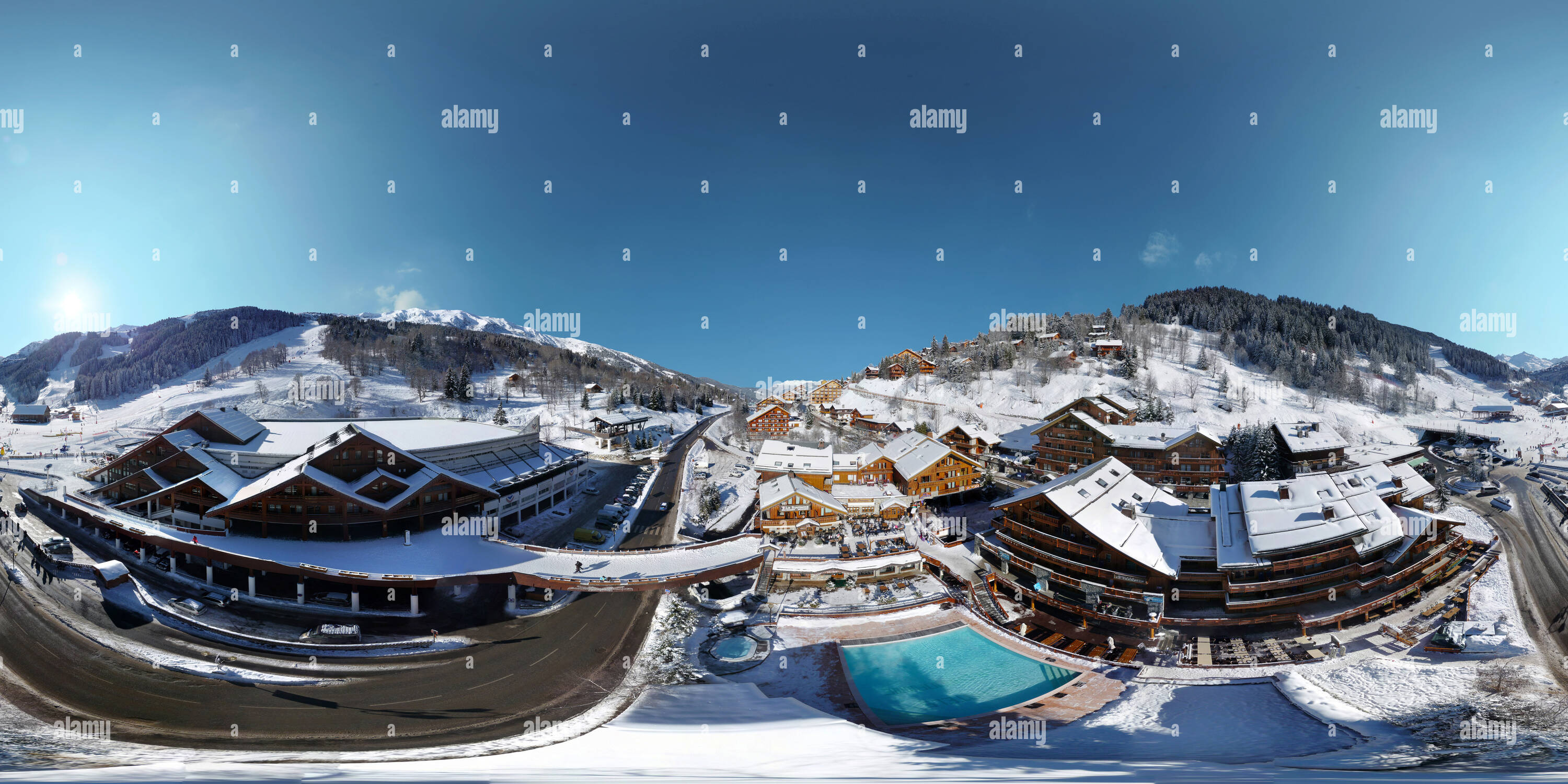 360° view of Meribel Station de ski- By Flyprod - Alamy