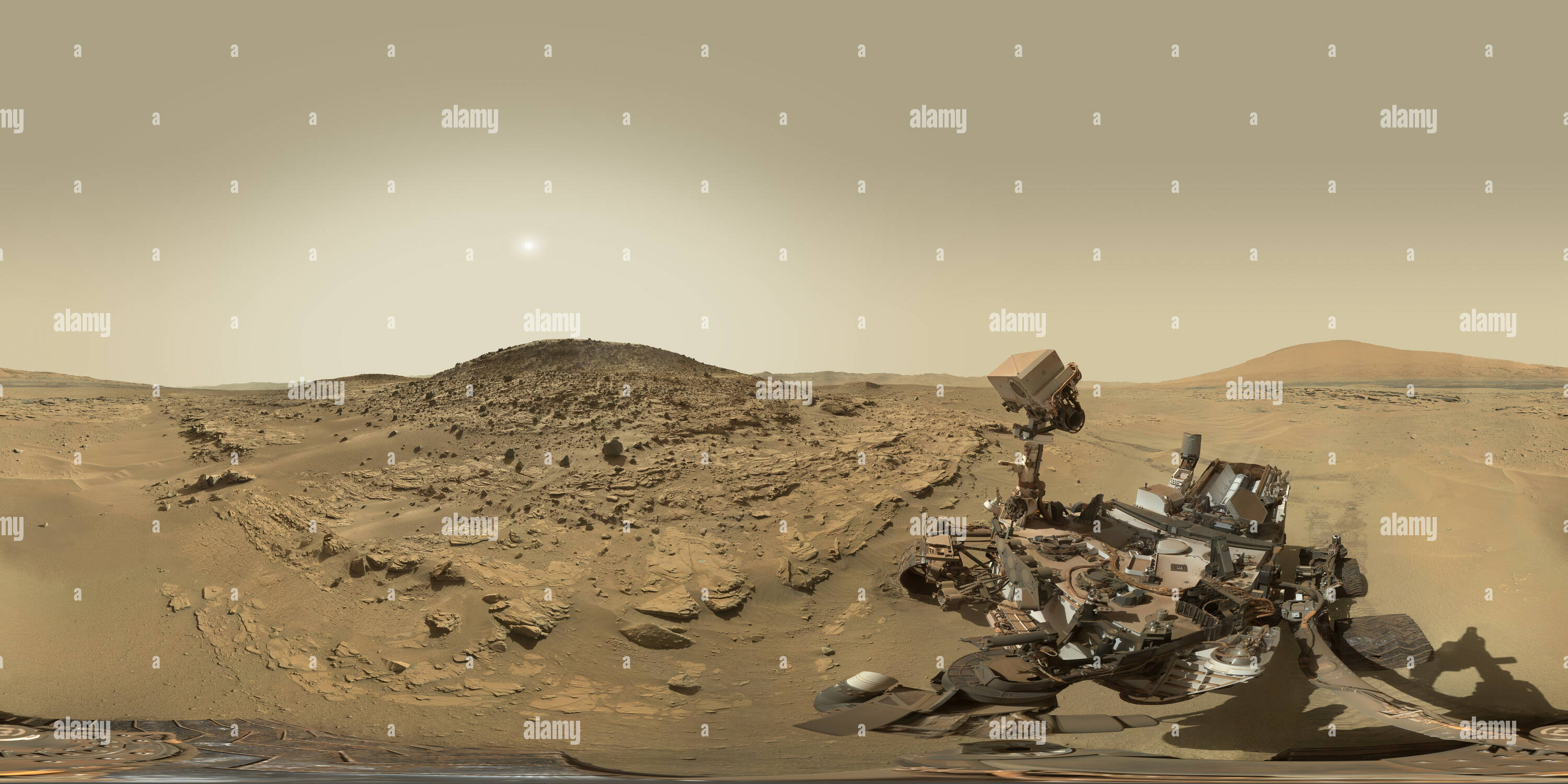 360° view of Mars Panorama - Curiosity rover: Martian solar day 613 - Alamy