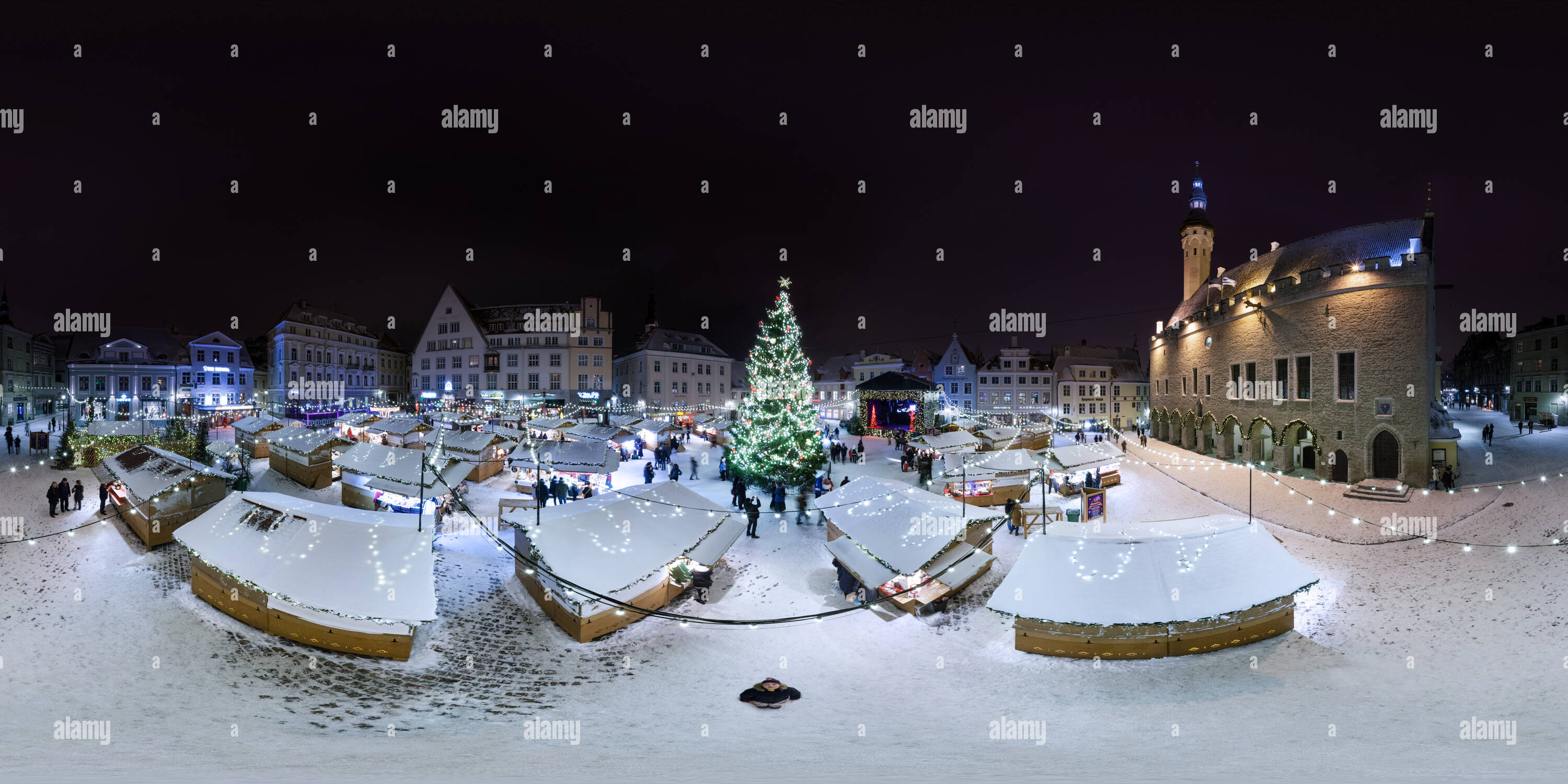 360° view of Tallinn Christmas Market - Alamy