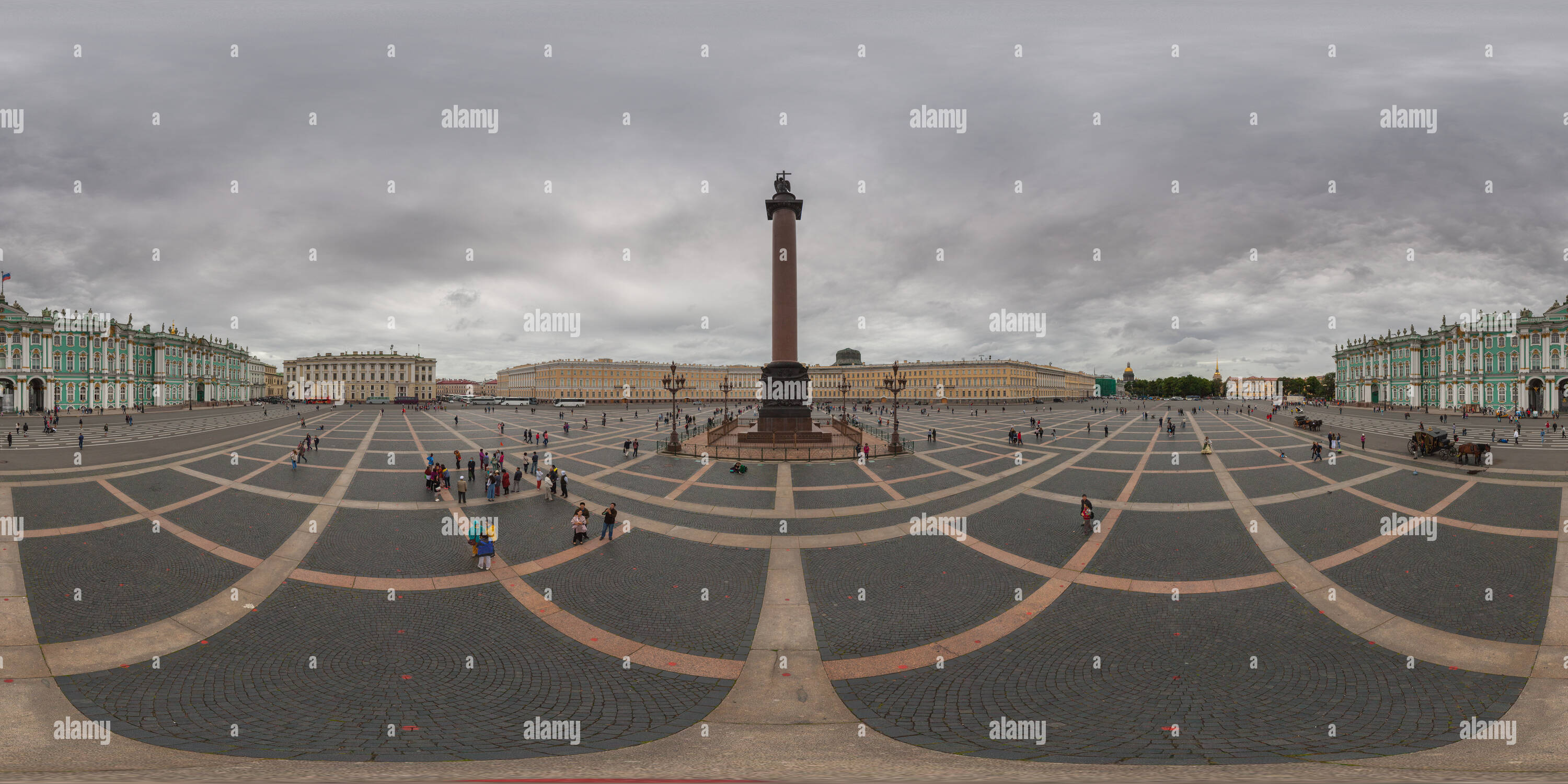 Famous alexander column on palace hi-res stock photography and images ...