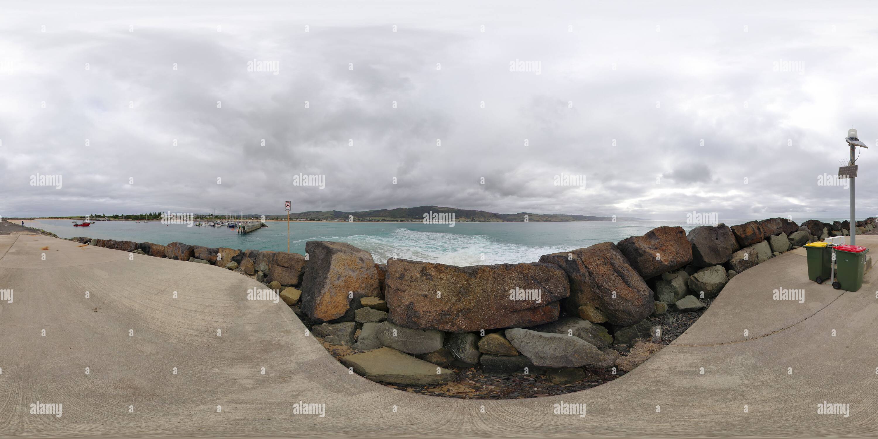 360° view of Breakwater at Apollo Bay - Alamy