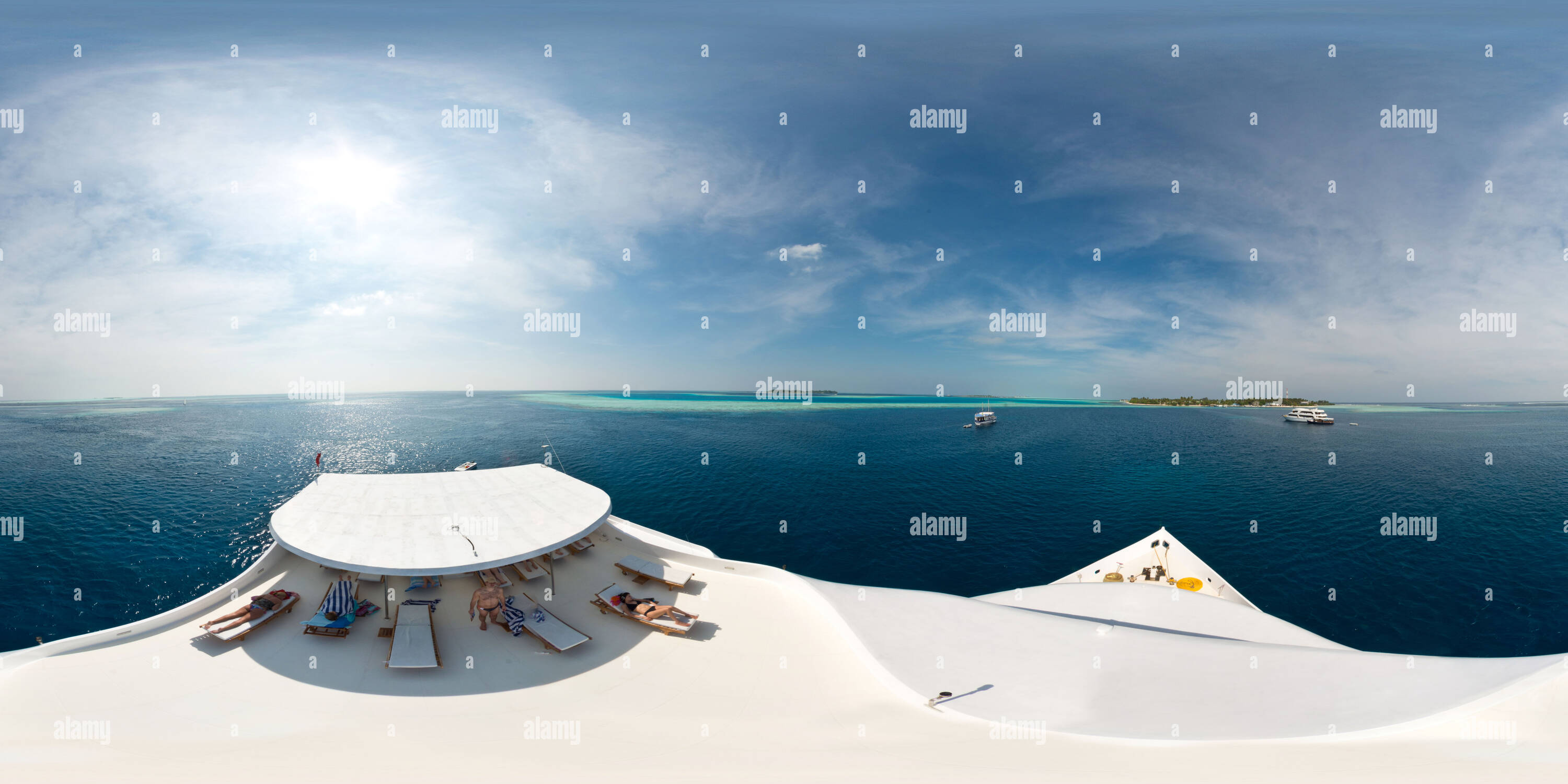 Maldives 360tourist hi-res stock photography and images - Alamy
