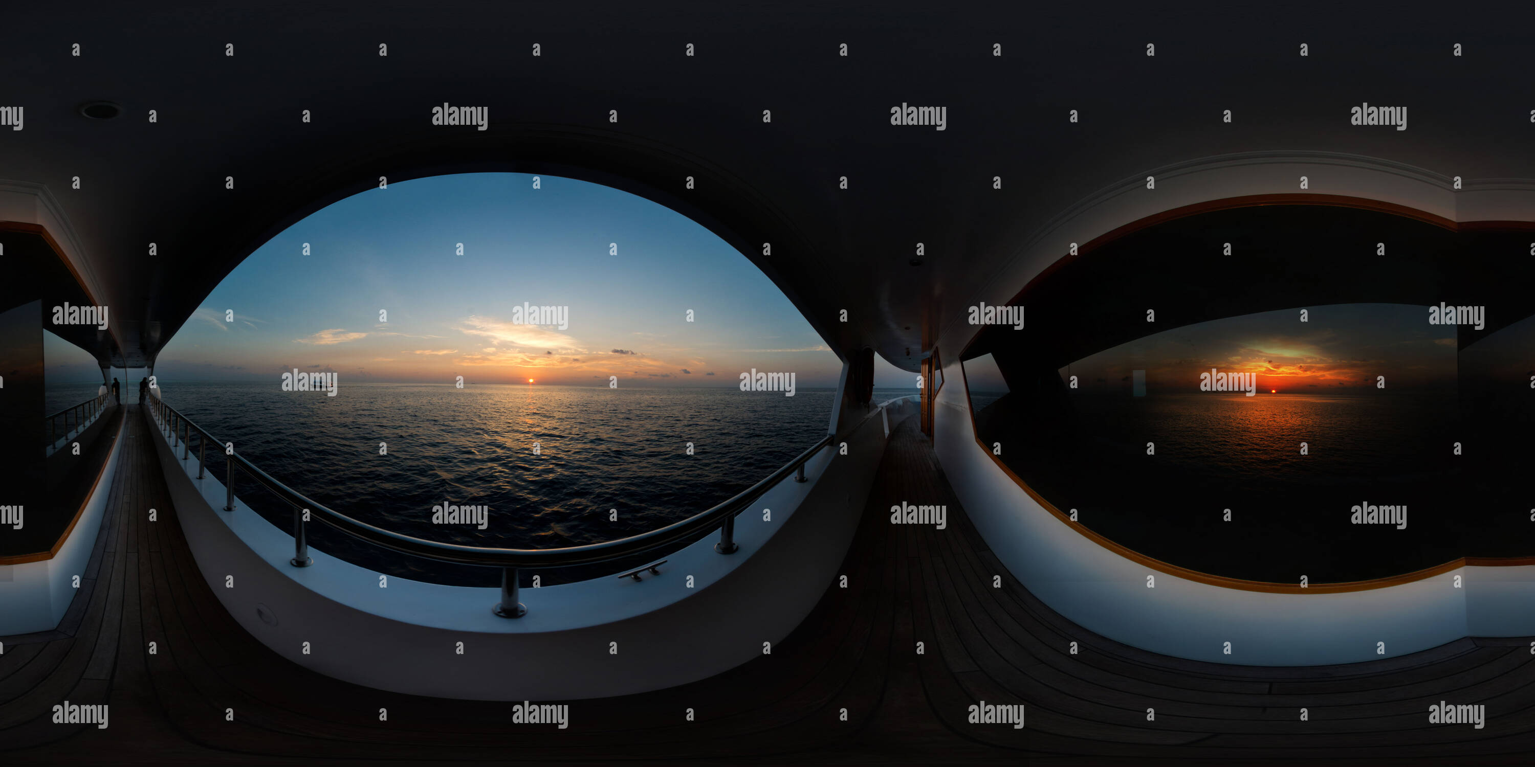 360° view of Sunset at the Maldives - Alamy