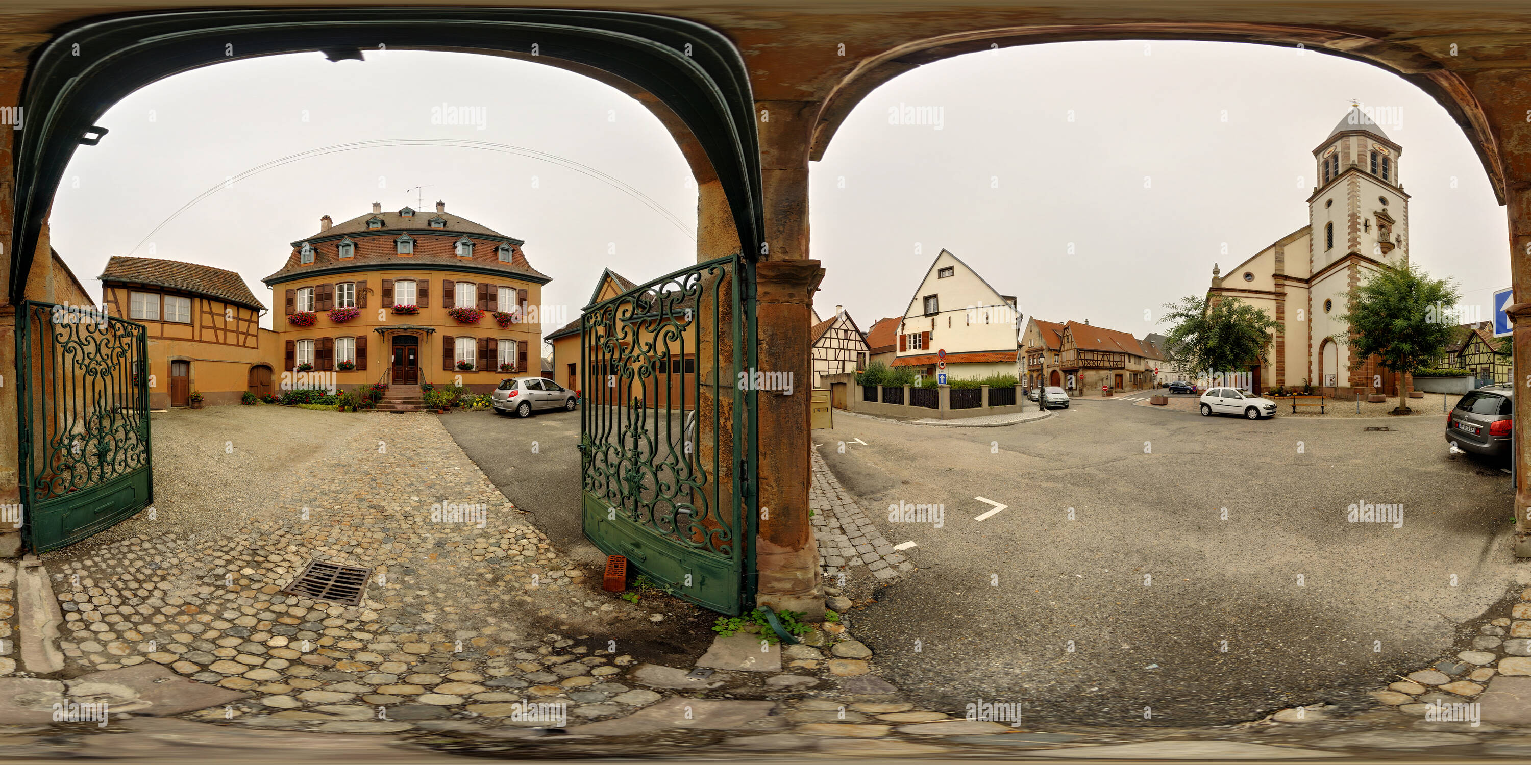 360° view of Presbytere et l'église Saint-Laurent, Benfeld, Alsace ...