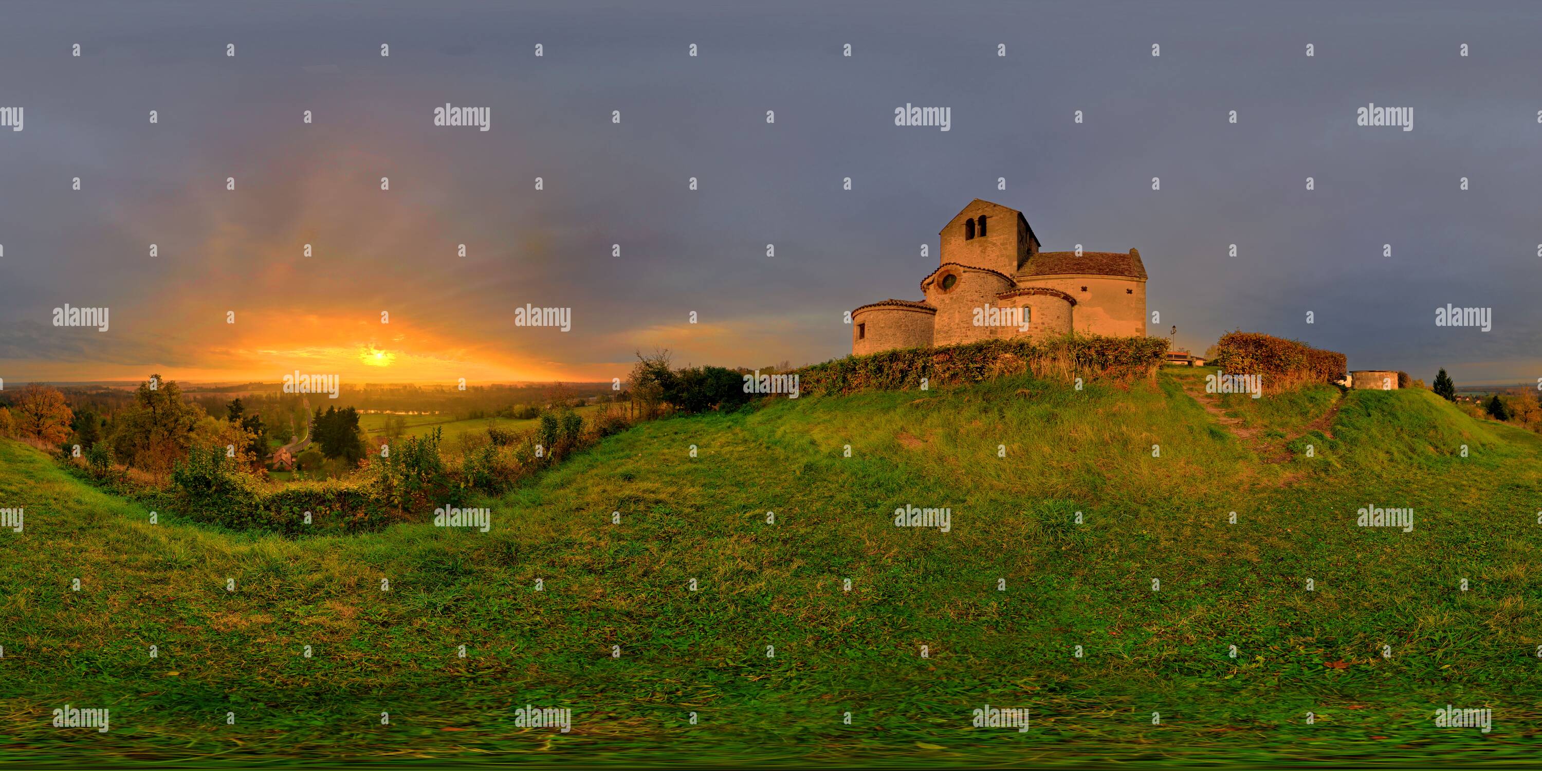 360° view of Chatel de Neuvre, foggy sunrise over Allier river and ...