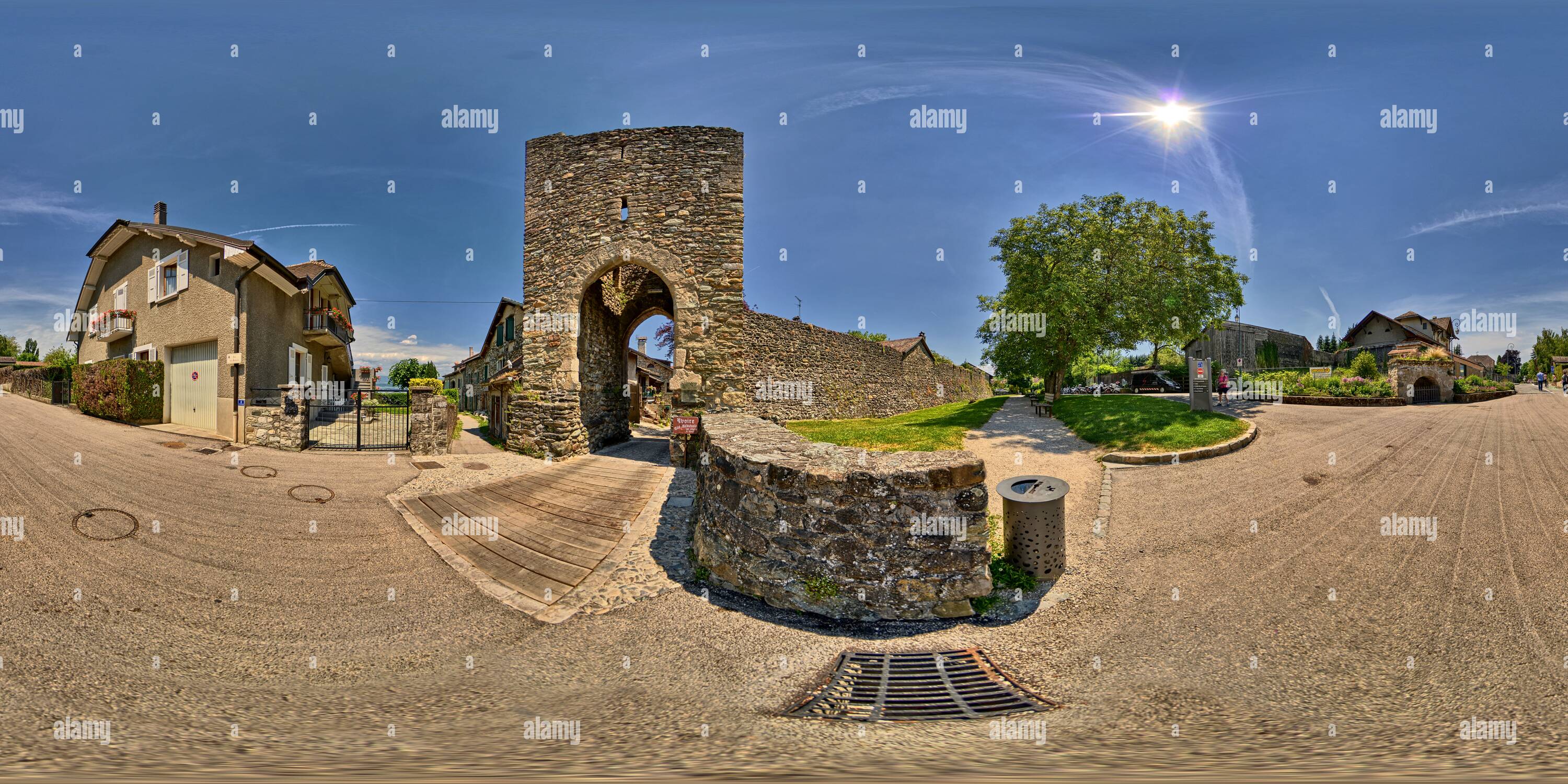 360° view of Yvoire, Lake Geneva, Porte de Nernier, City Wall 9325 - Alamy