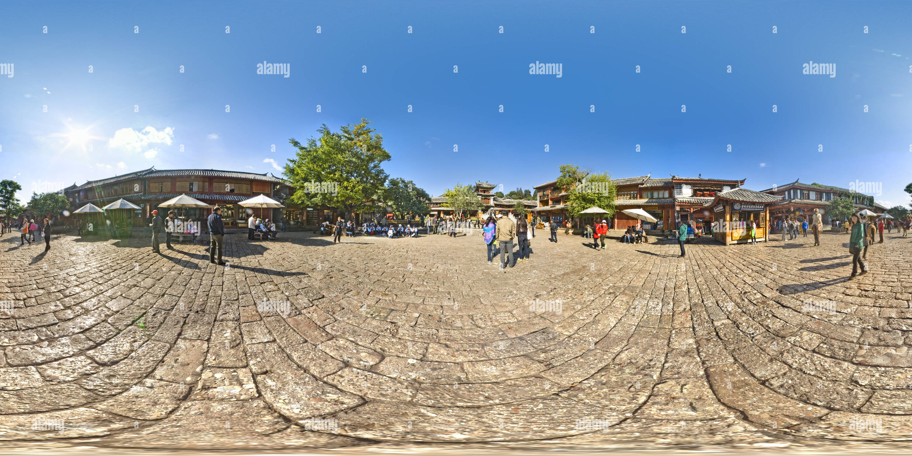 Sifang street at old town of lijiang hi-res stock photography and ...