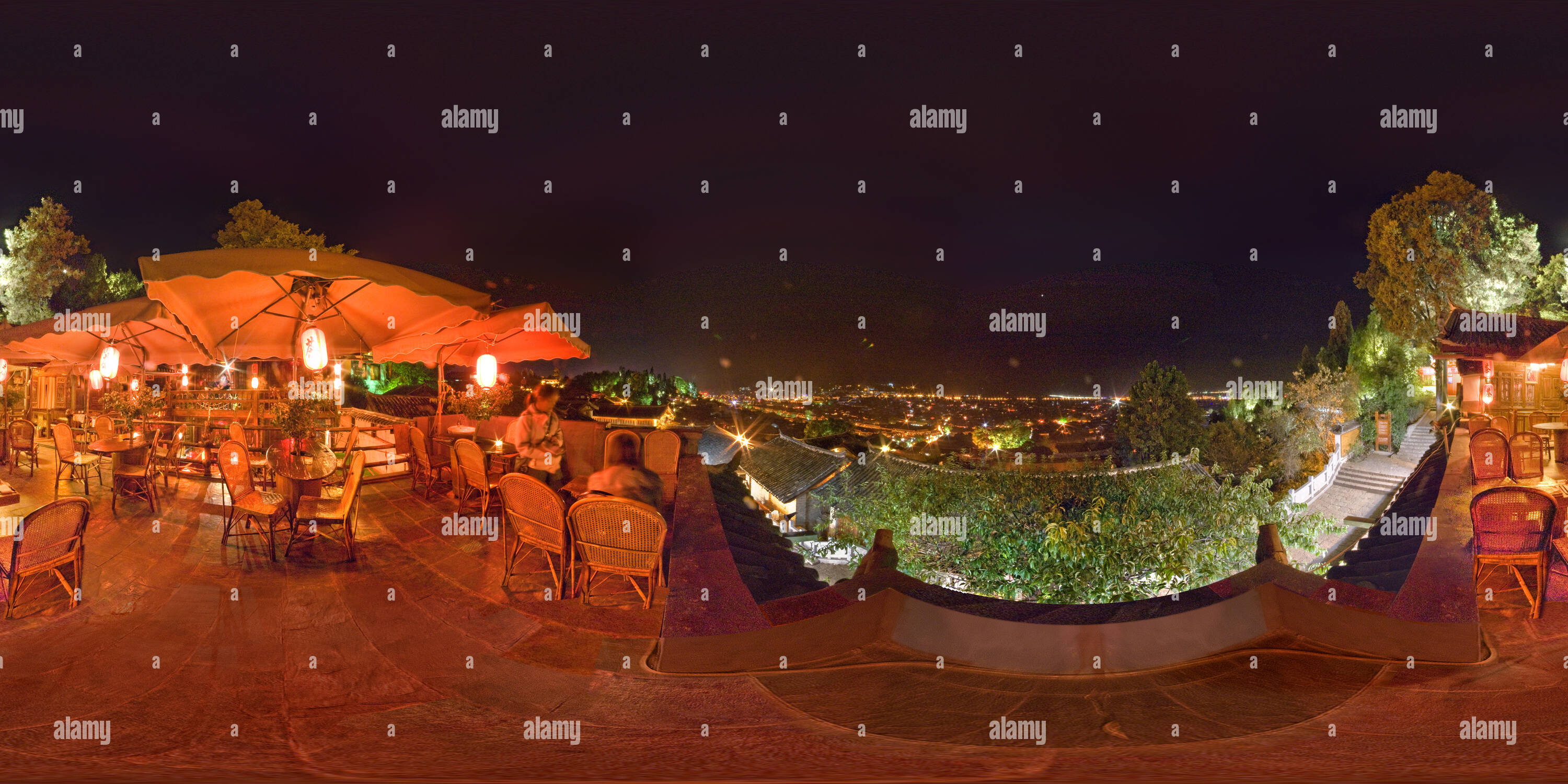 360° view of yunnan Old Town of Lijiang——Overlooking Night view at top ...