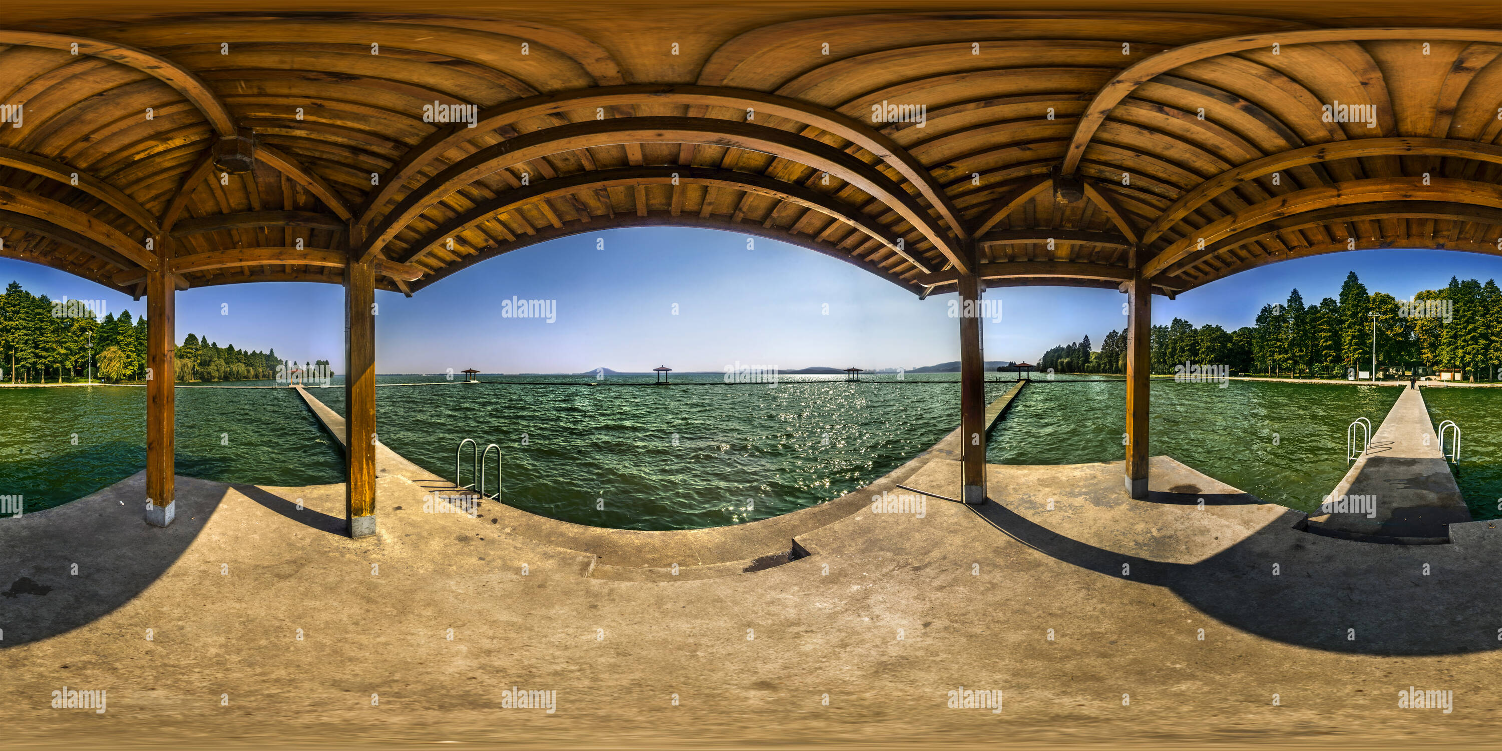 360° view of Hubei wuhan East Lake scenery 6——East Lake open-air swimming pool - Alamy