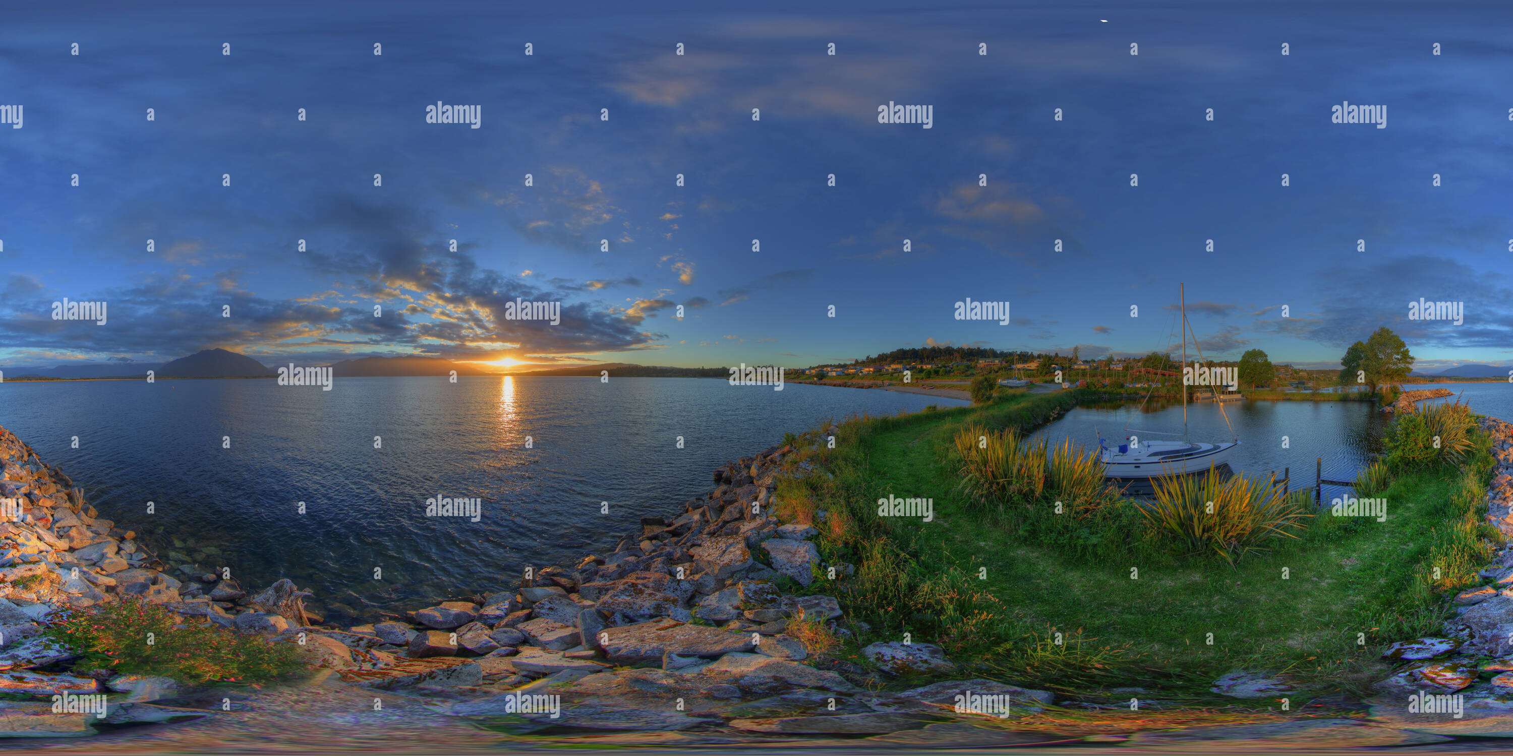 360° view of Lake Brunner Sunset - Alamy