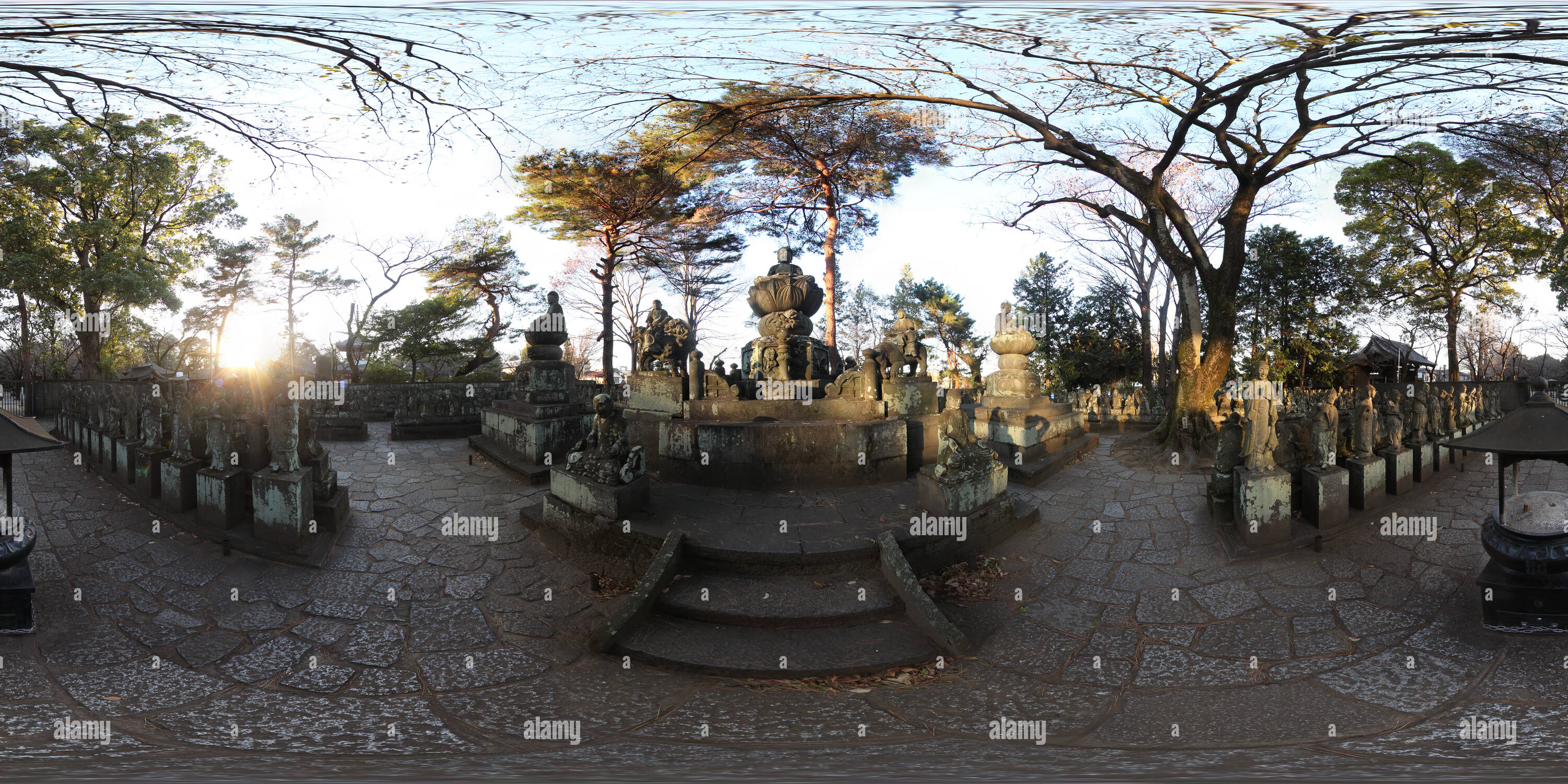 360° view of 500 Statues of Rakan (Gohyaku Rakan - Alamy