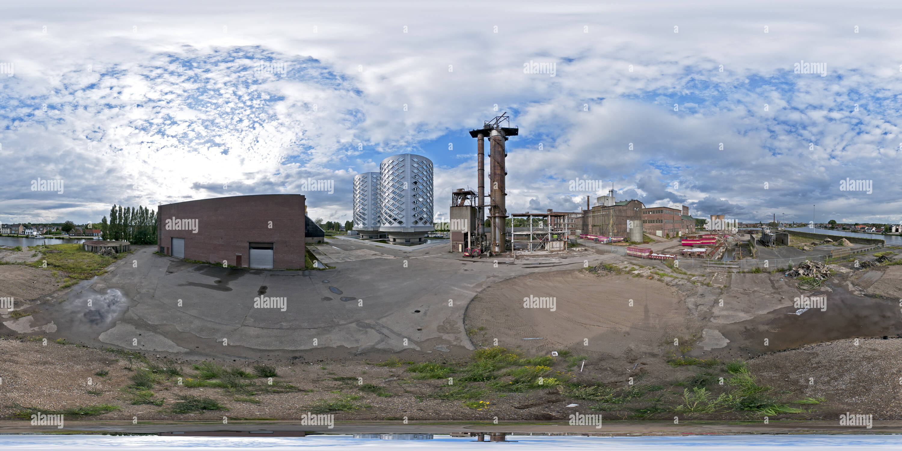 Halfweg hi-res stock photography and images - Alamy