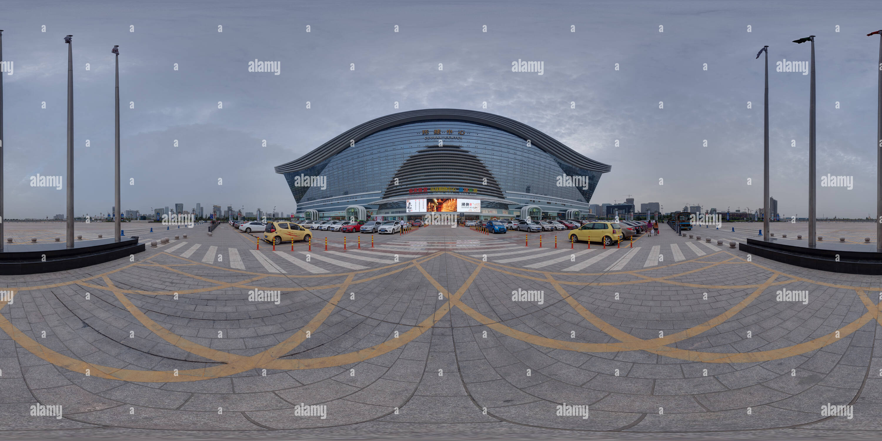 New century global centre chengdu hi-res stock photography and images ...