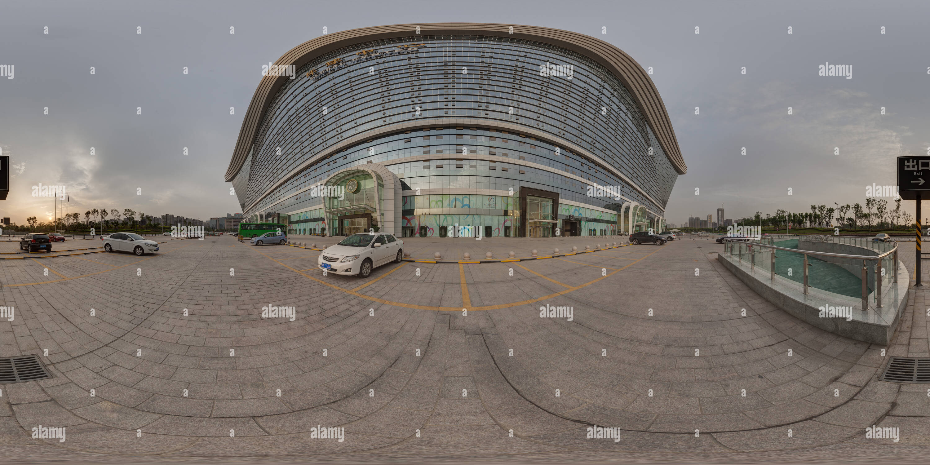 New century global centre chengdu hi-res stock photography and images ...