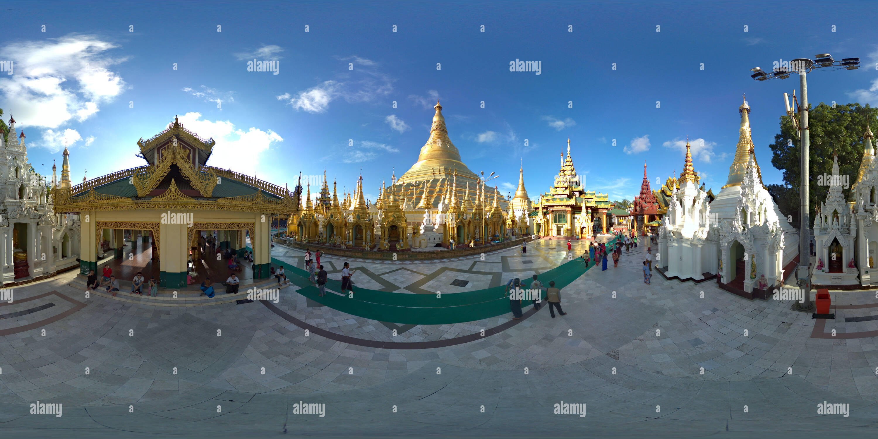 360° view of Shwedagon Pagoda, Yangon (4 - Alamy