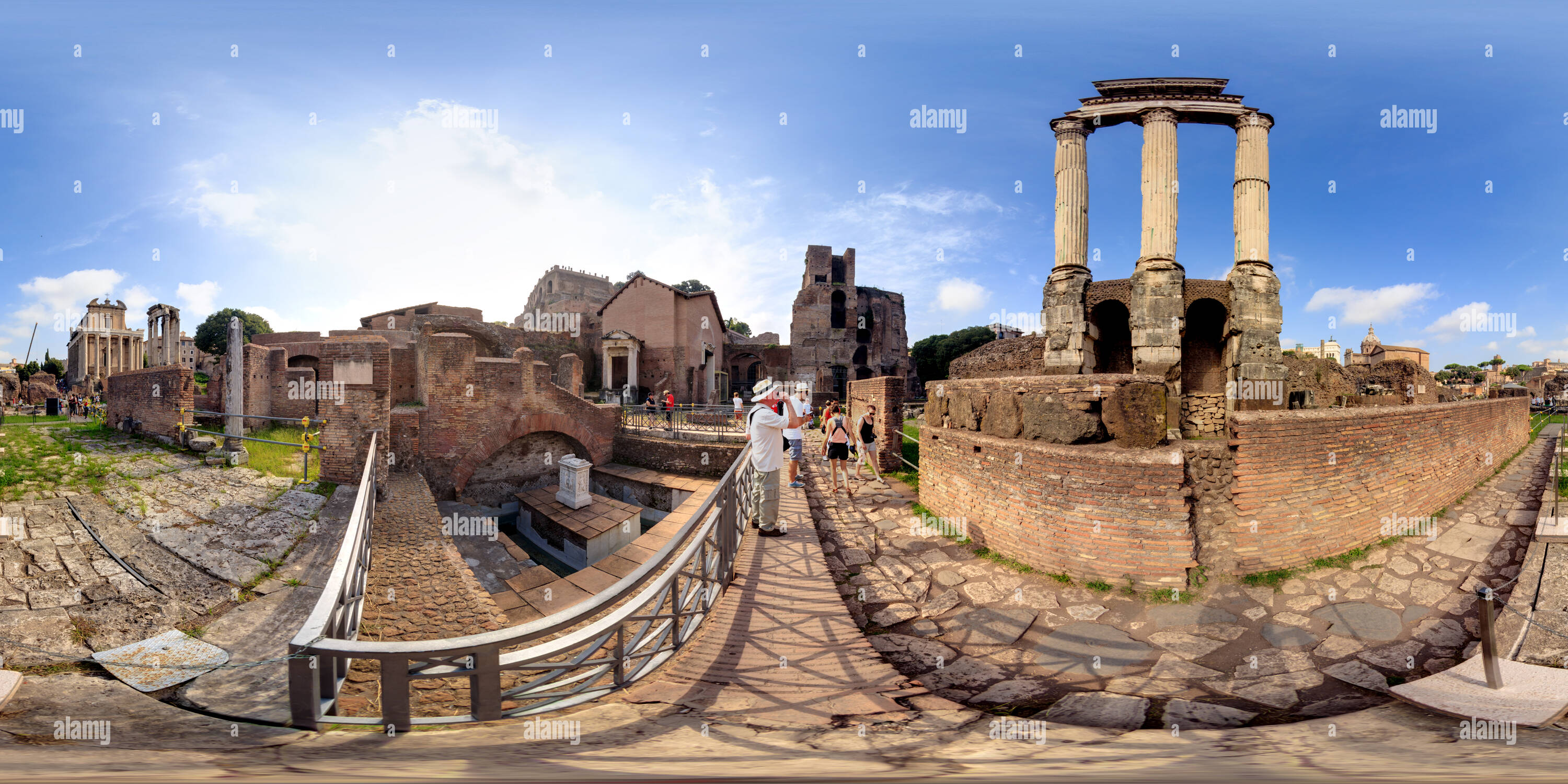 360° view of Roma - Tempio dei Dioscuri - Alamy