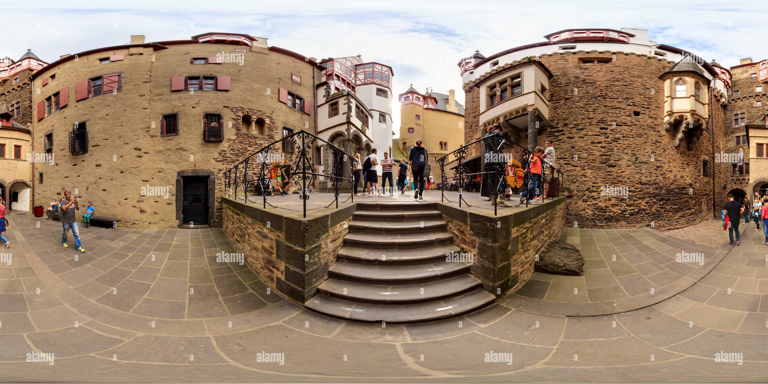 360° view of Burg Eltz -- Innenhof - Alamy