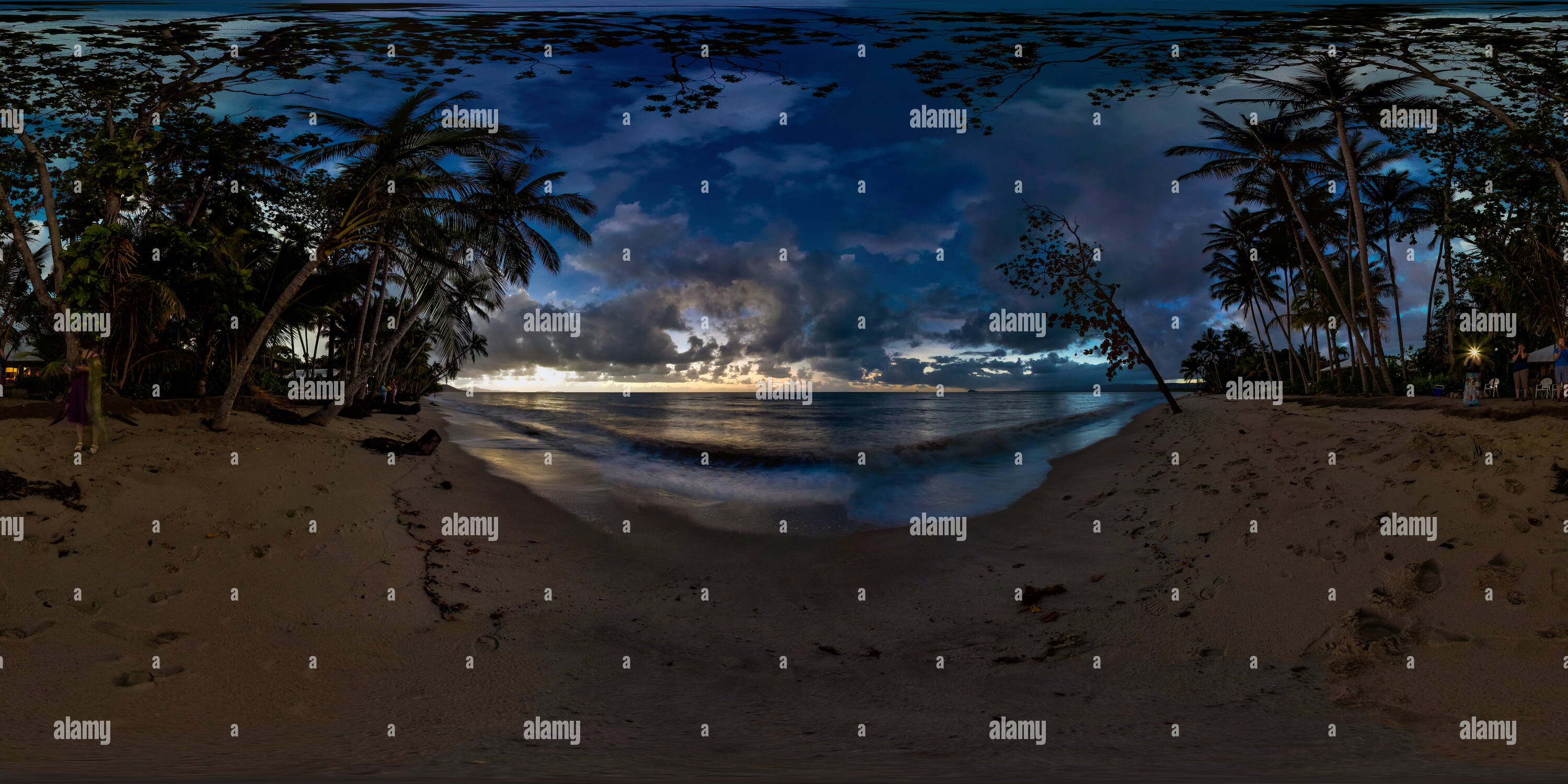 360° view of Newell Beach, Mid-eclipse 2012 - Alamy