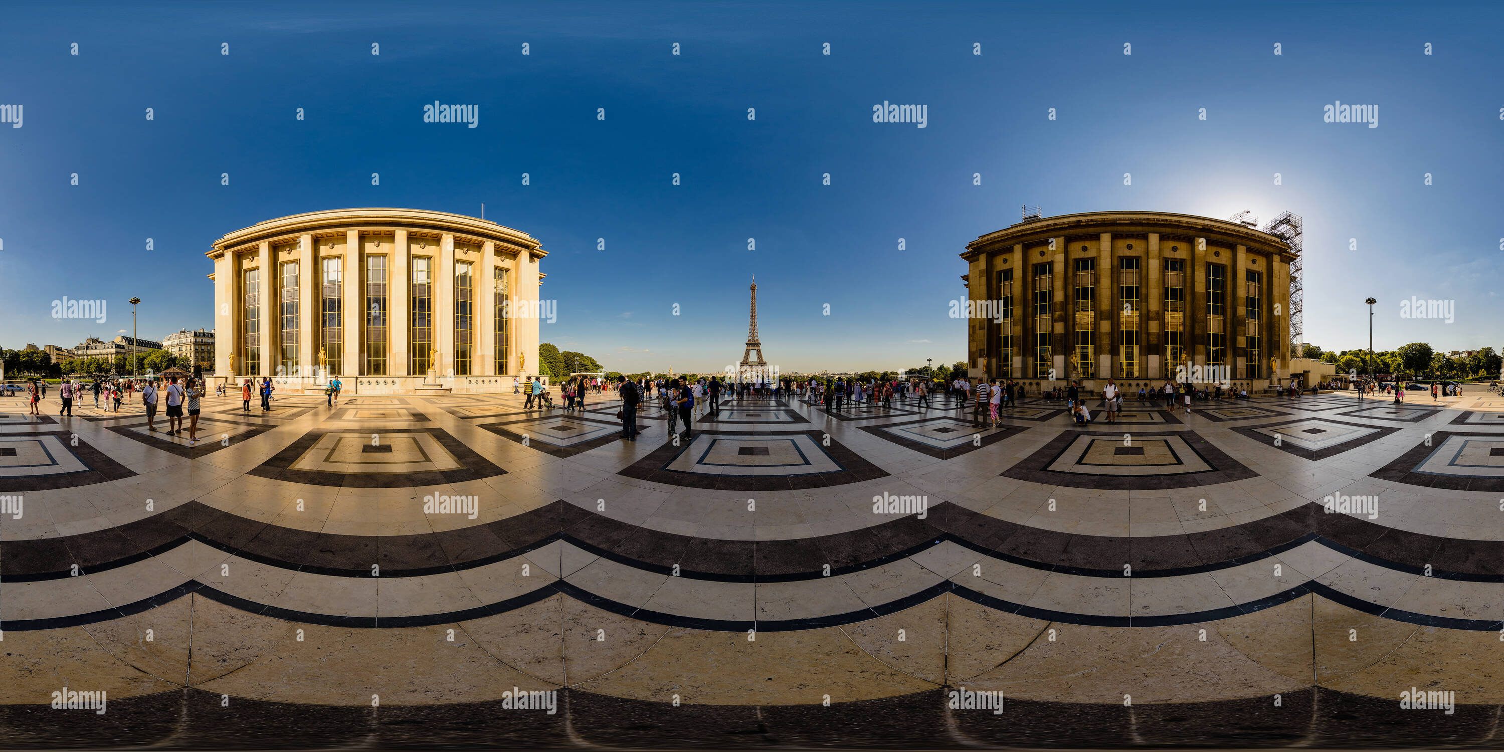360° view of Paris - Eiffel Tower from the Palais de Chaillot - Alamy