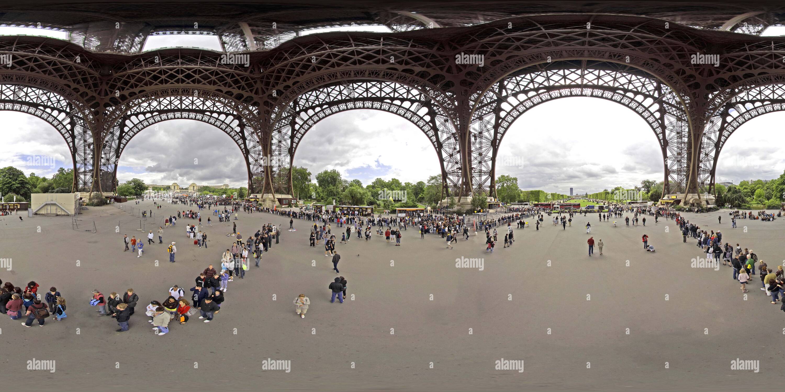 360° view of Under the Eiffel Tower Paris, France - Alamy
