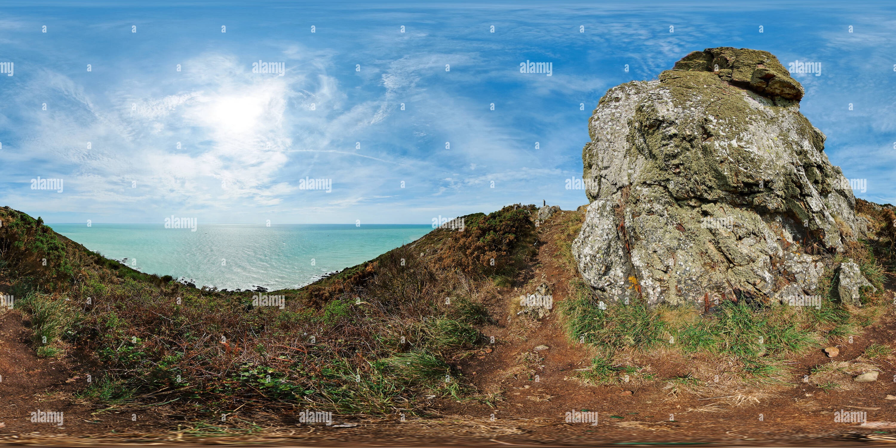360° view of Rocher de Sard dans la vallée du Lude à Carolles - France ...
