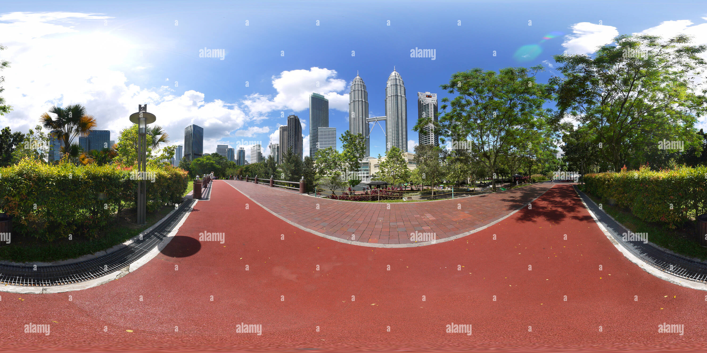360° view of KLCC Twin Tower - Alamy