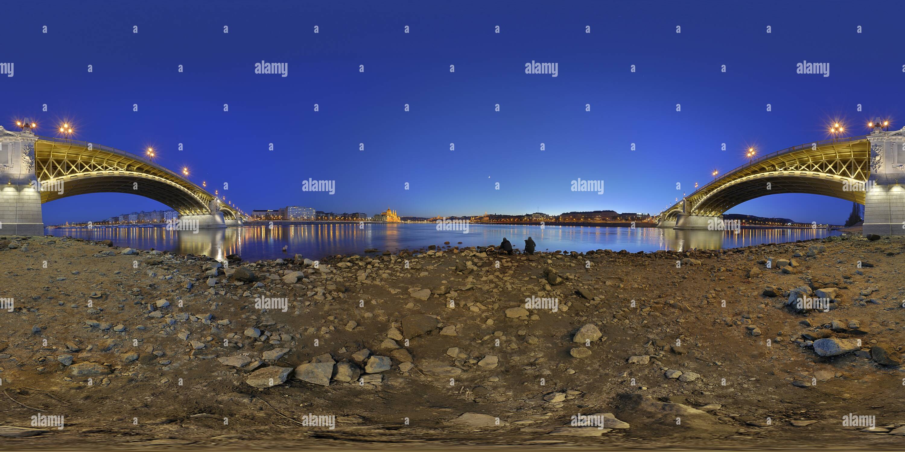 360° view of Budapest Margit Bridge - Alamy