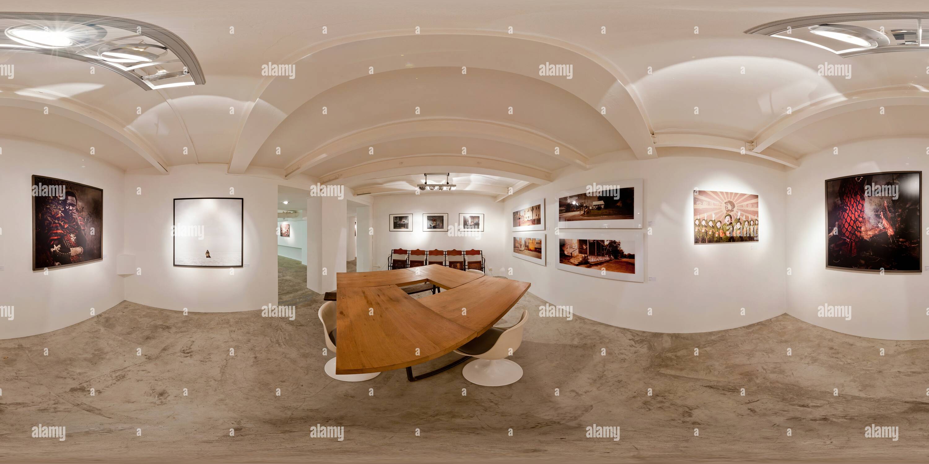 360° view of Art Gallery WantedParis, 3 of 4 - Alamy