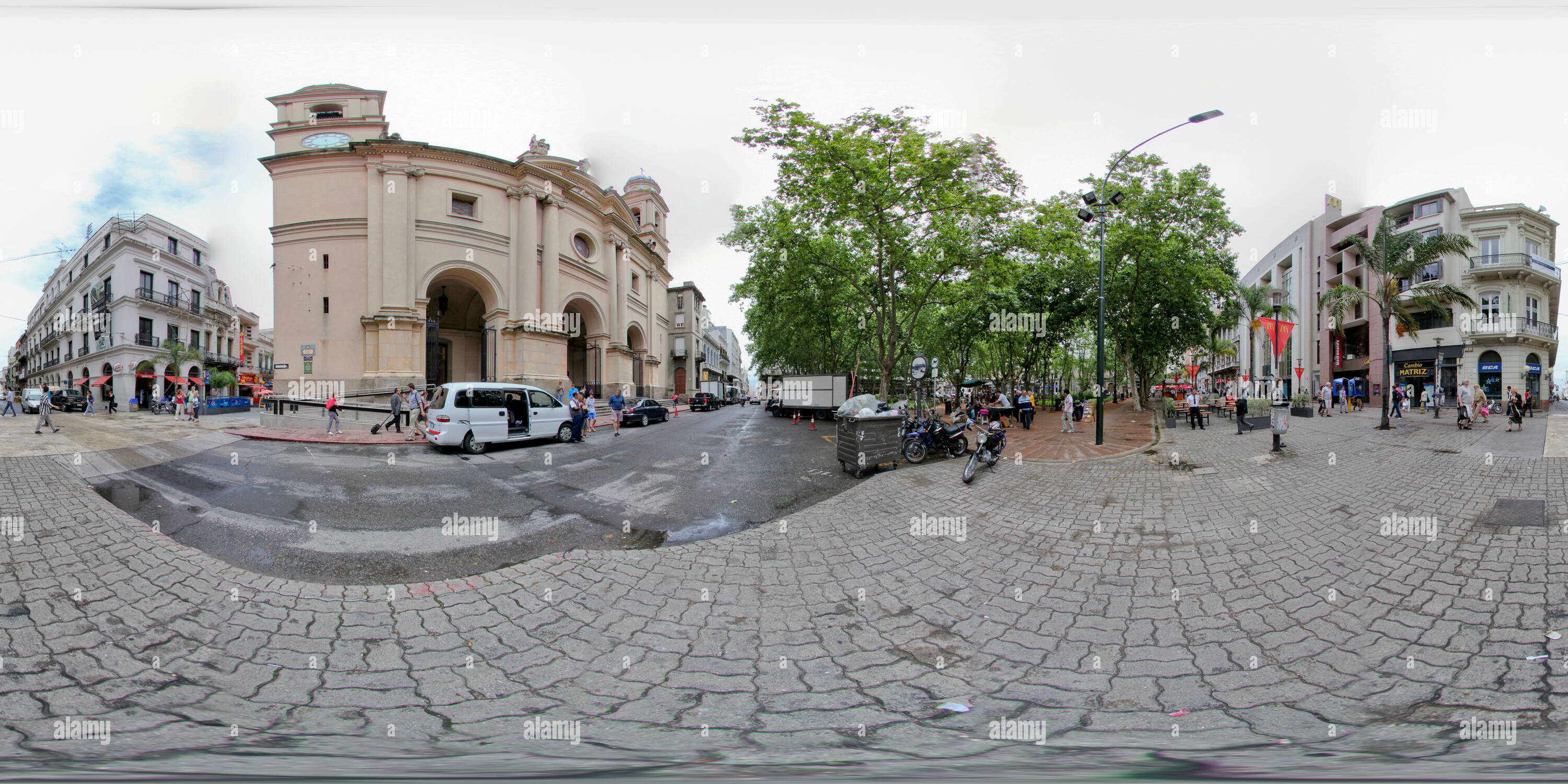 Plaza matriz montevideo hi-res stock photography and images - Alamy