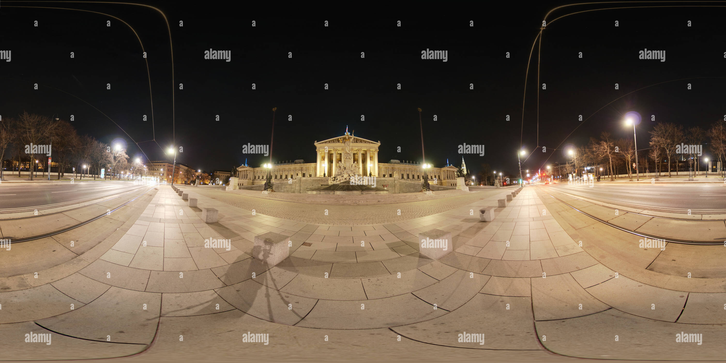 360° view of Austrian Parlament Vienna by Night - Alamy