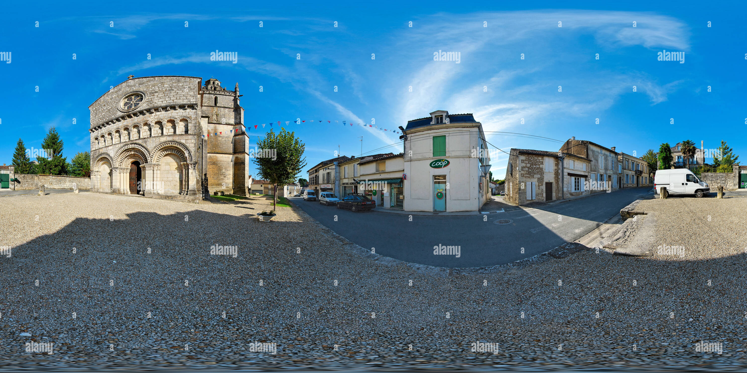 360° view of Eglise Saint-Fortunat de Saint-Fort-sur-Gironde - France ...