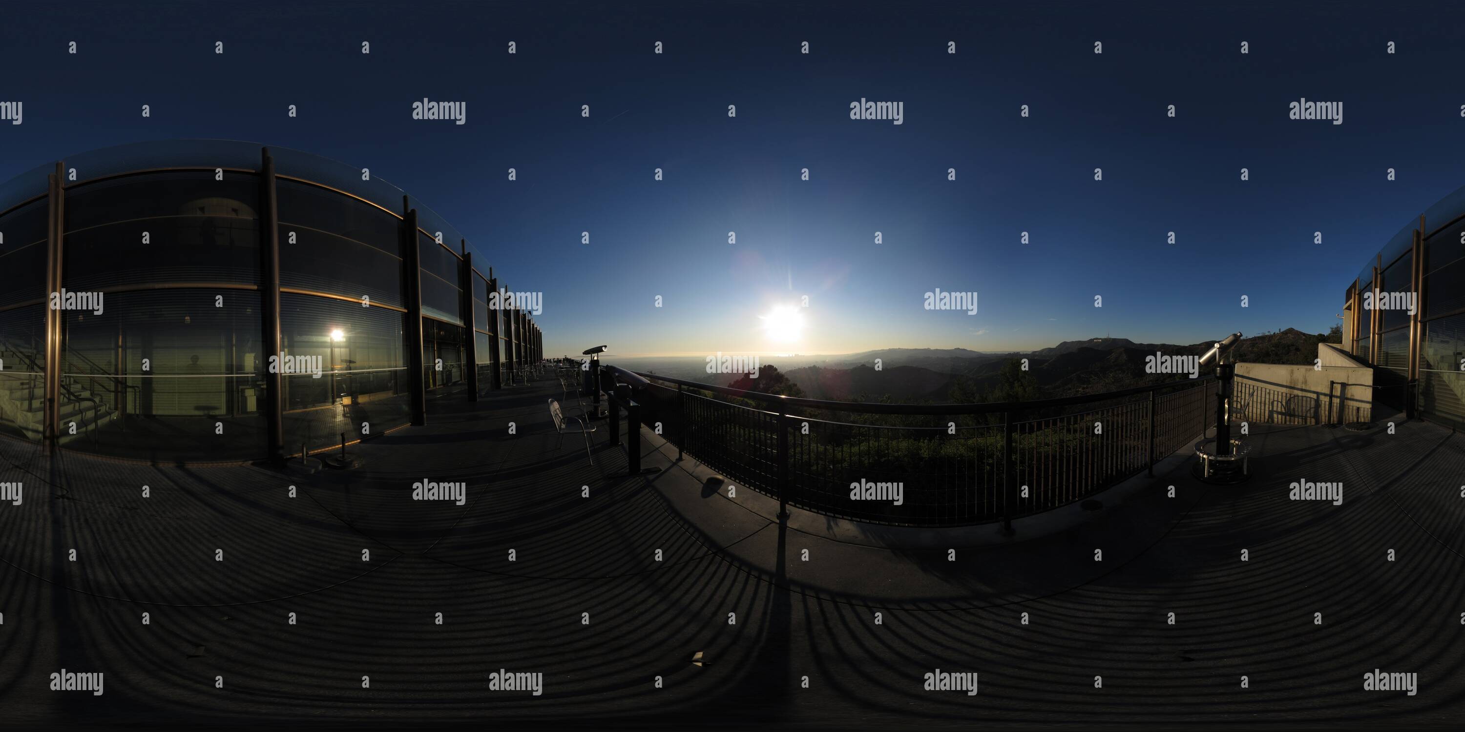 360° view of Griffith Observatory patio deck - Alamy