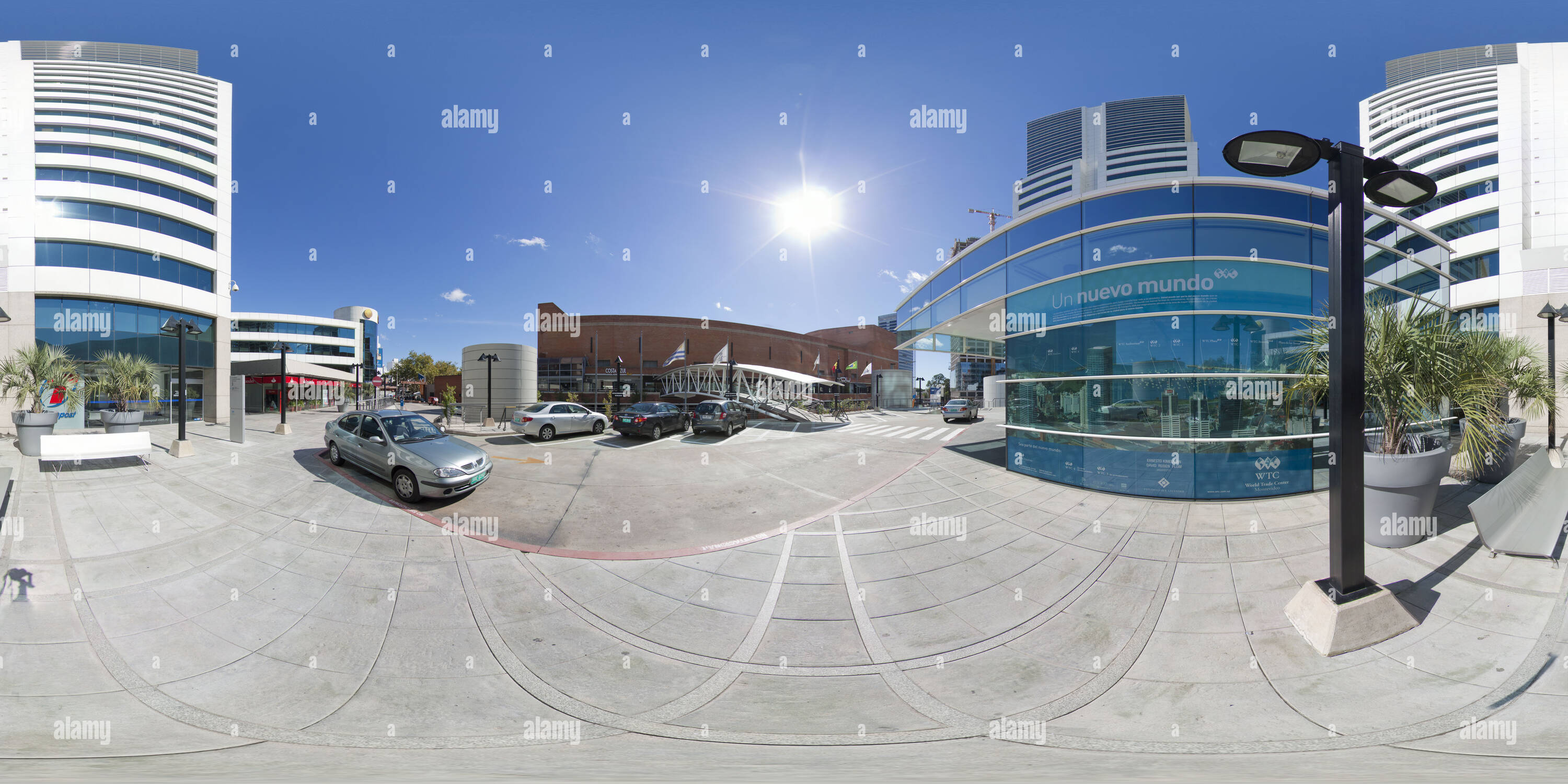 360° view of Montevideo Shopping Center - Acceso por World Trade Center ...