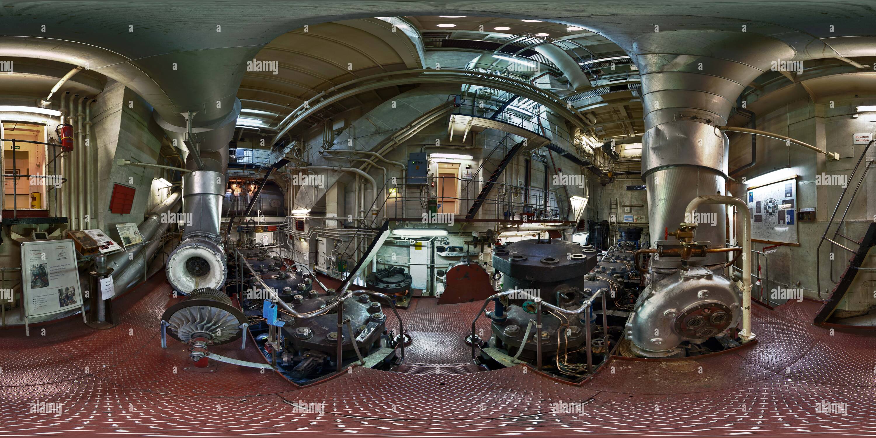 Starboard engine hi-res stock photography and images - Alamy