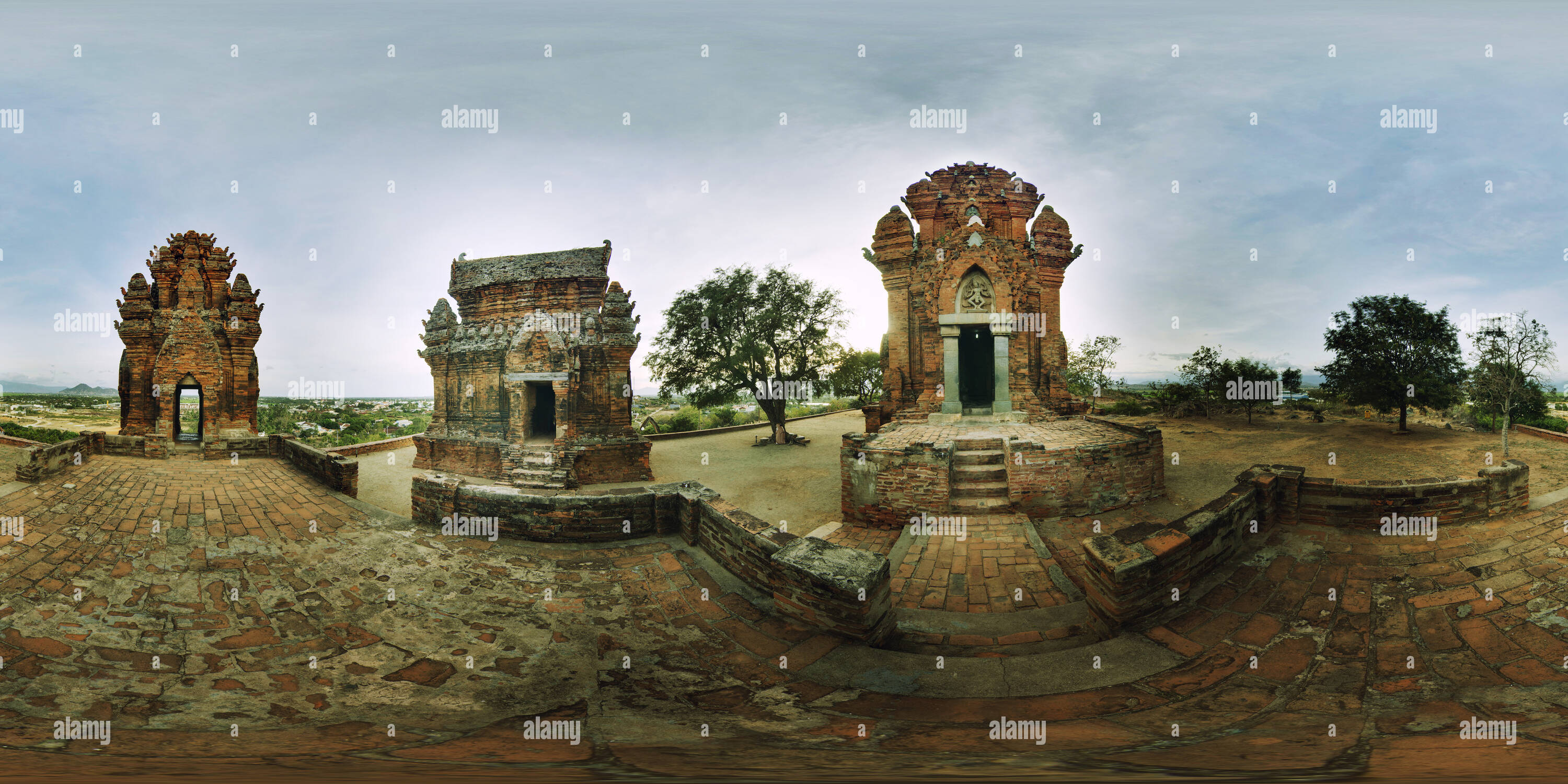 360° view of The Poklong Garai Temple in Phan Rang-Thap Cham - Alamy