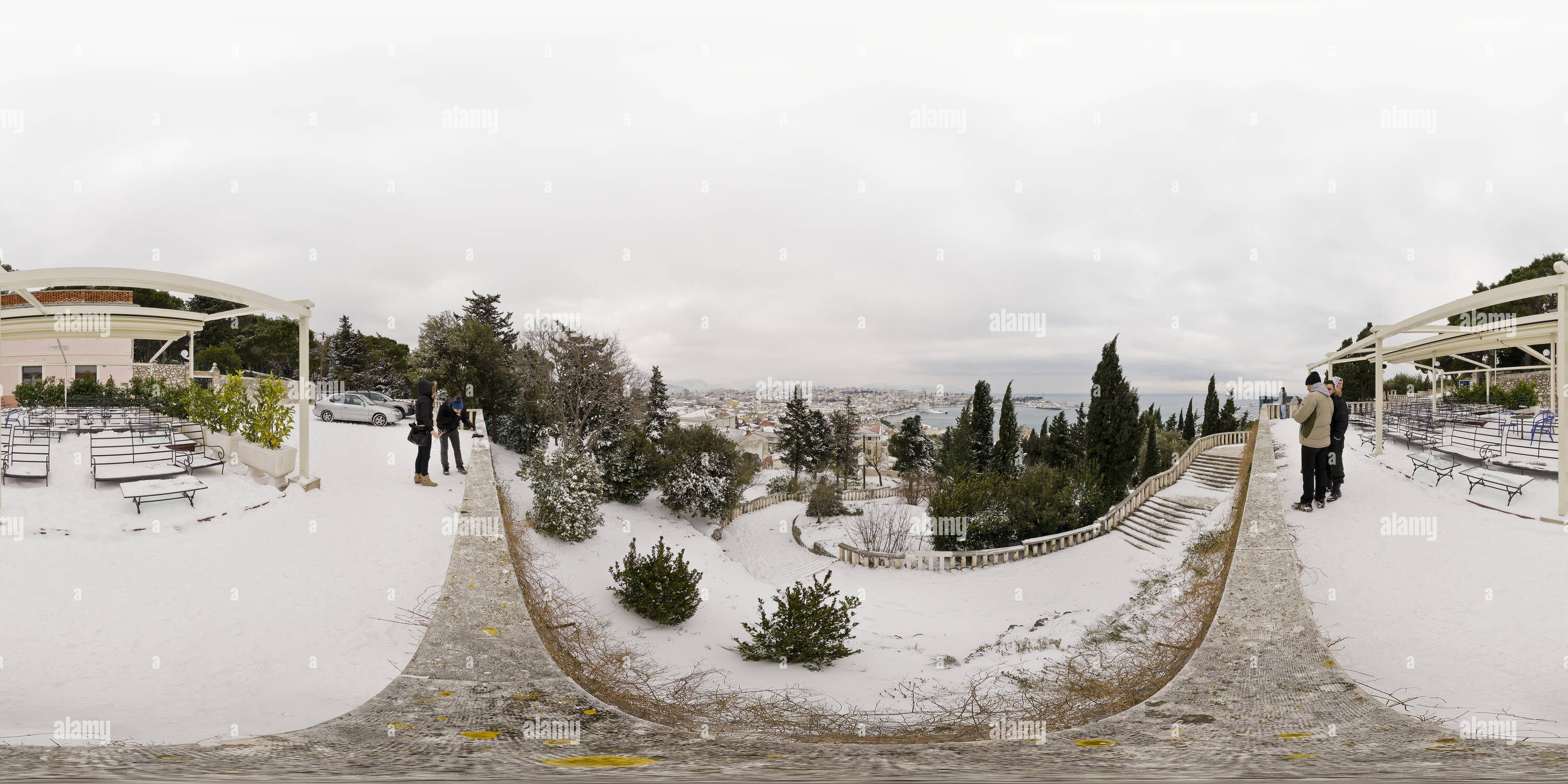 360° view of Split under snow - Alamy