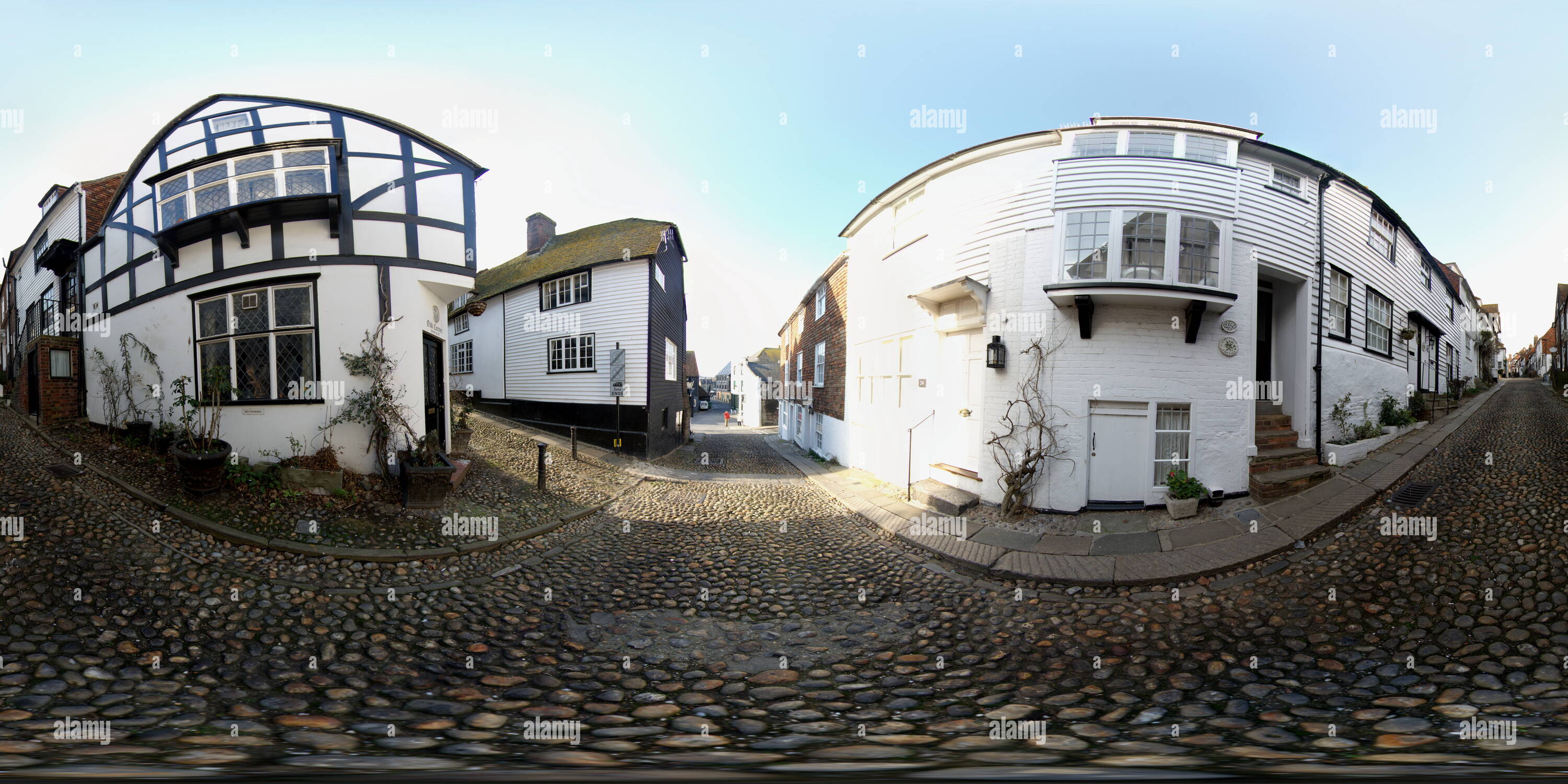 360° view of Mermaid Street, Rye - Alamy