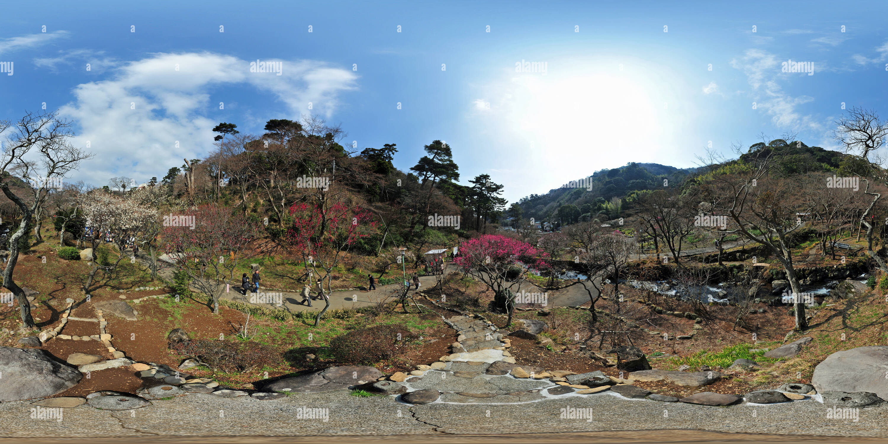 360° view of atami ume garden-3 - Alamy