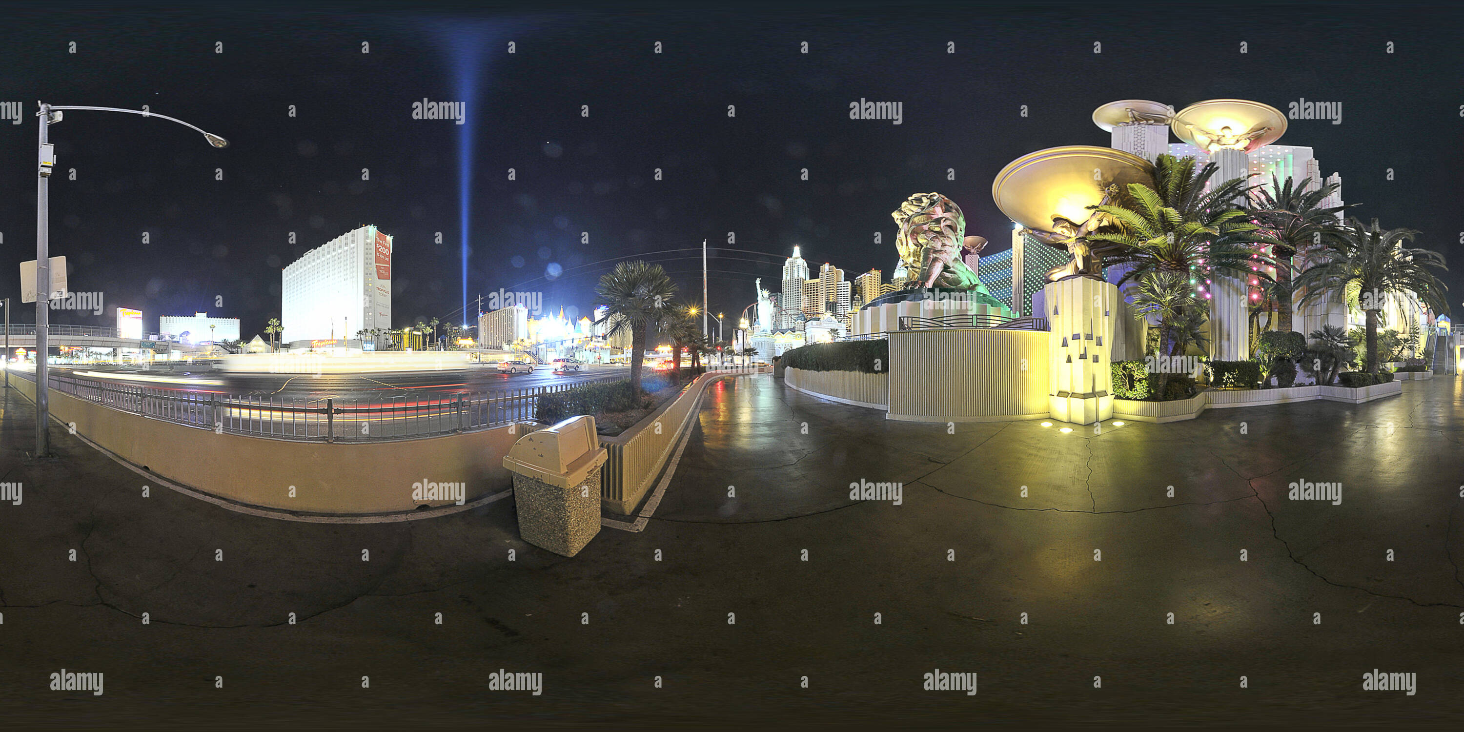 360° view of Las Vegas MGM Grand Hotel Golden Lion - Alamy